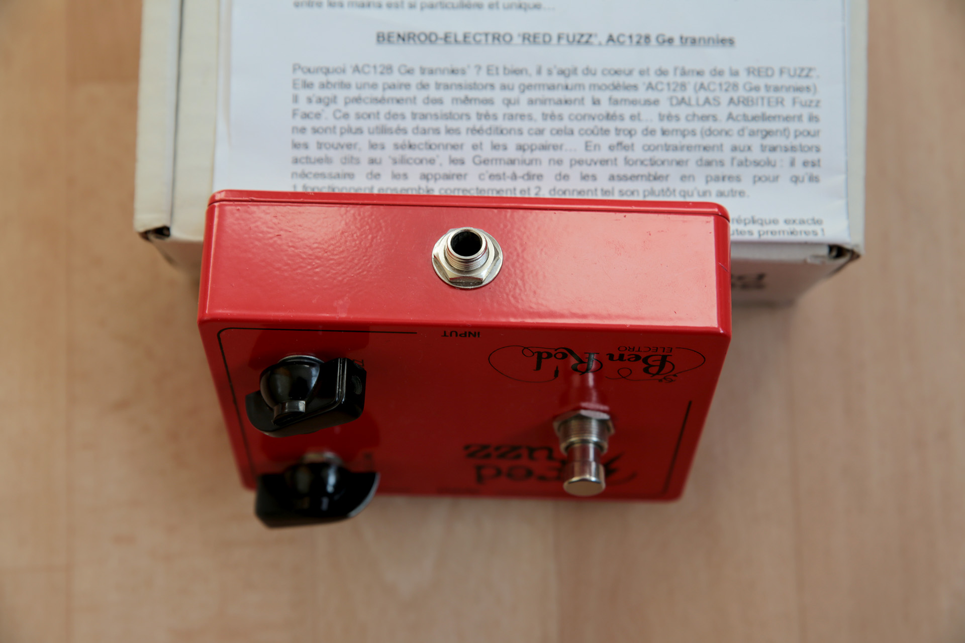 Red Fuzz - Benrod Electro Red Fuzz - Audiofanzine