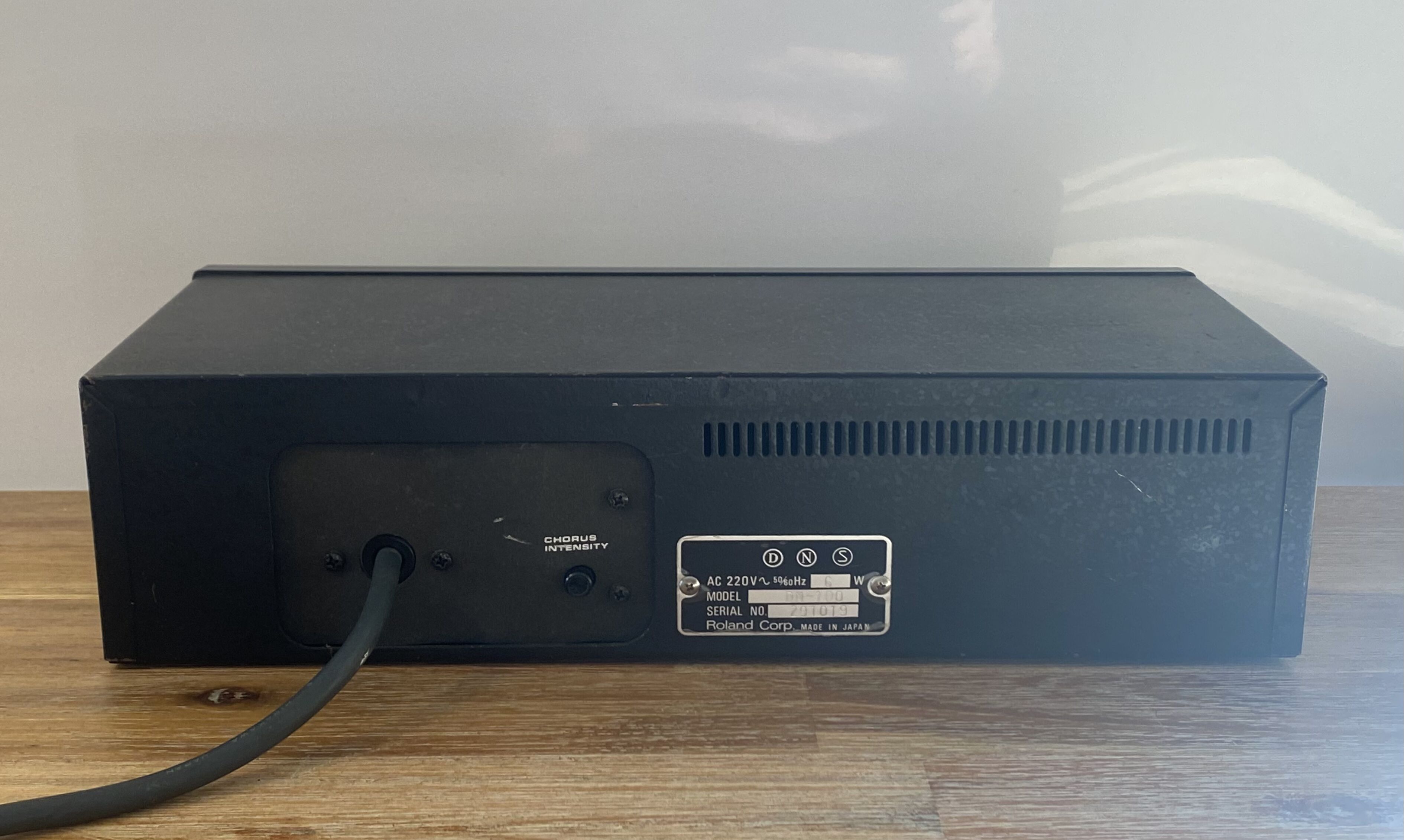 DM-100 Delay Machine - Boss DM-100 Delay Machine - Audiofanzine