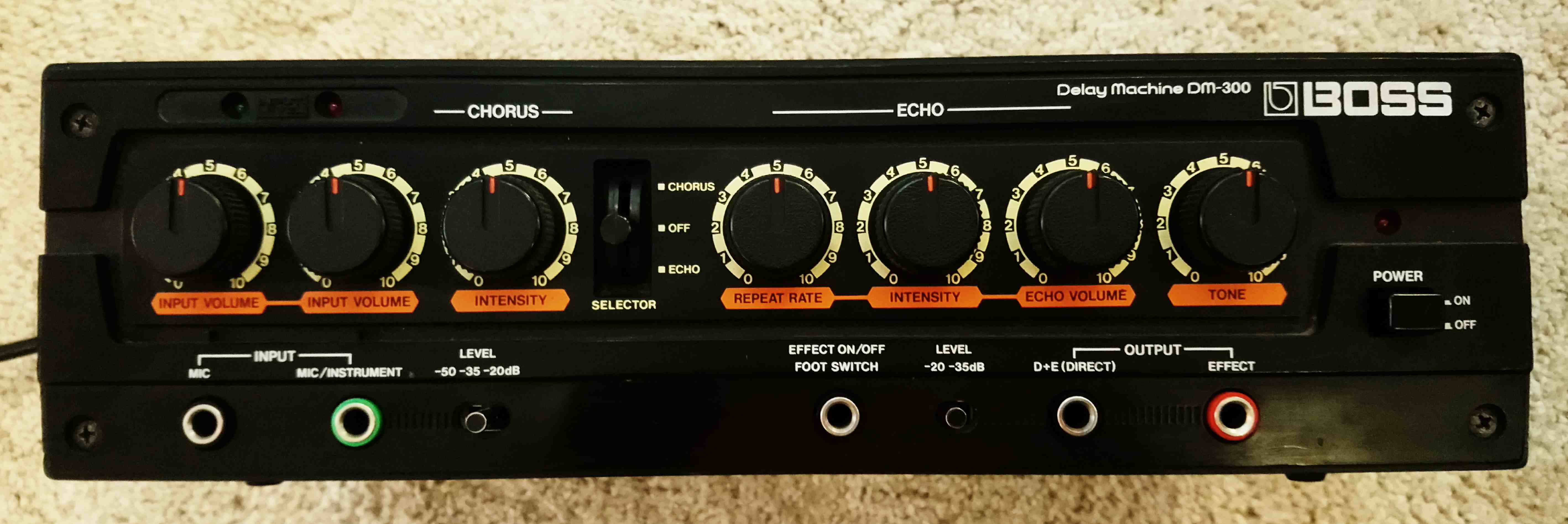 DM-300 Delay Machine - Boss DM-300 Delay Machine - Audiofanzine