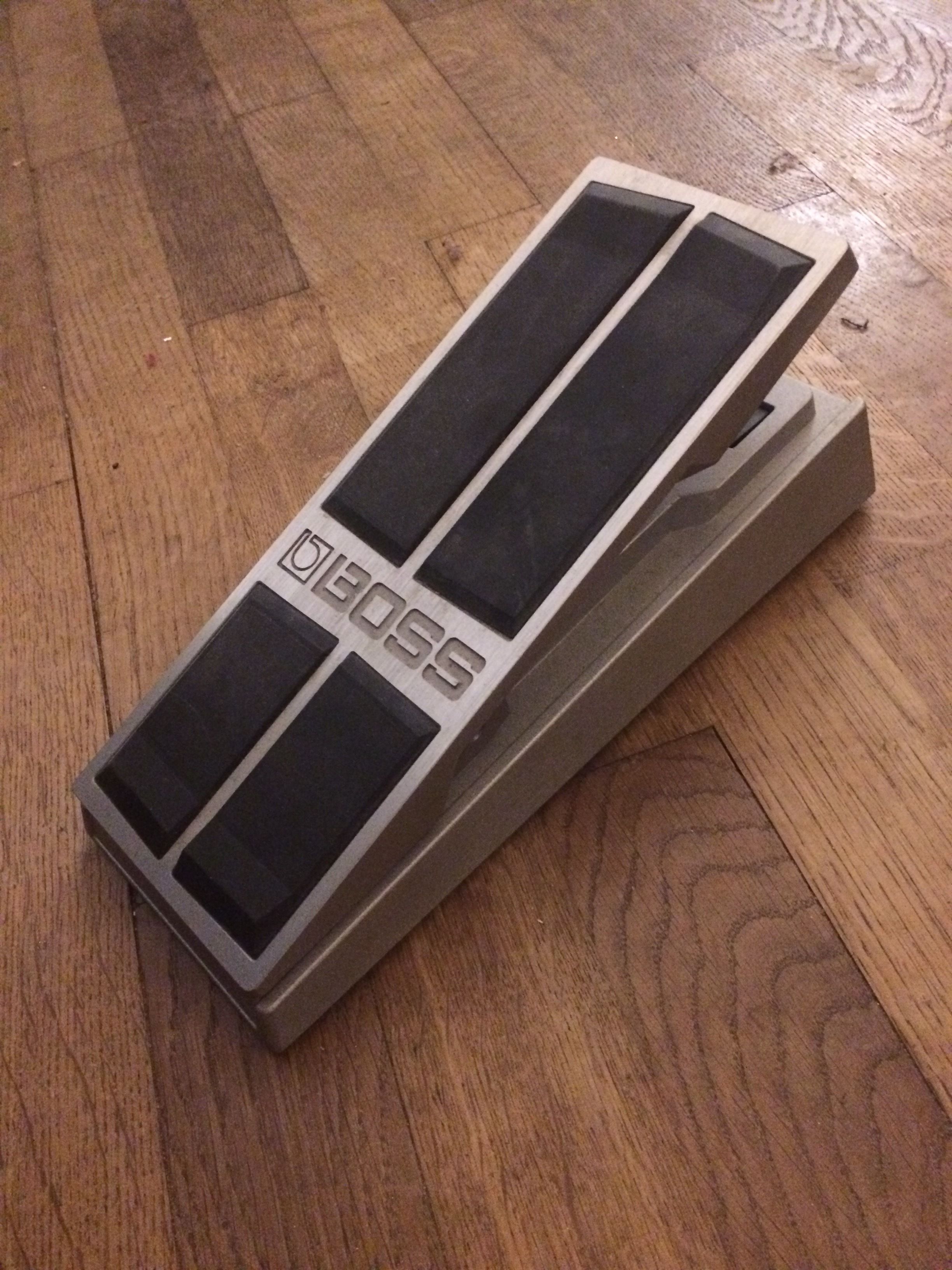 FV-500L Foot Volume - Boss FV-500L Foot Volume - Audiofanzine