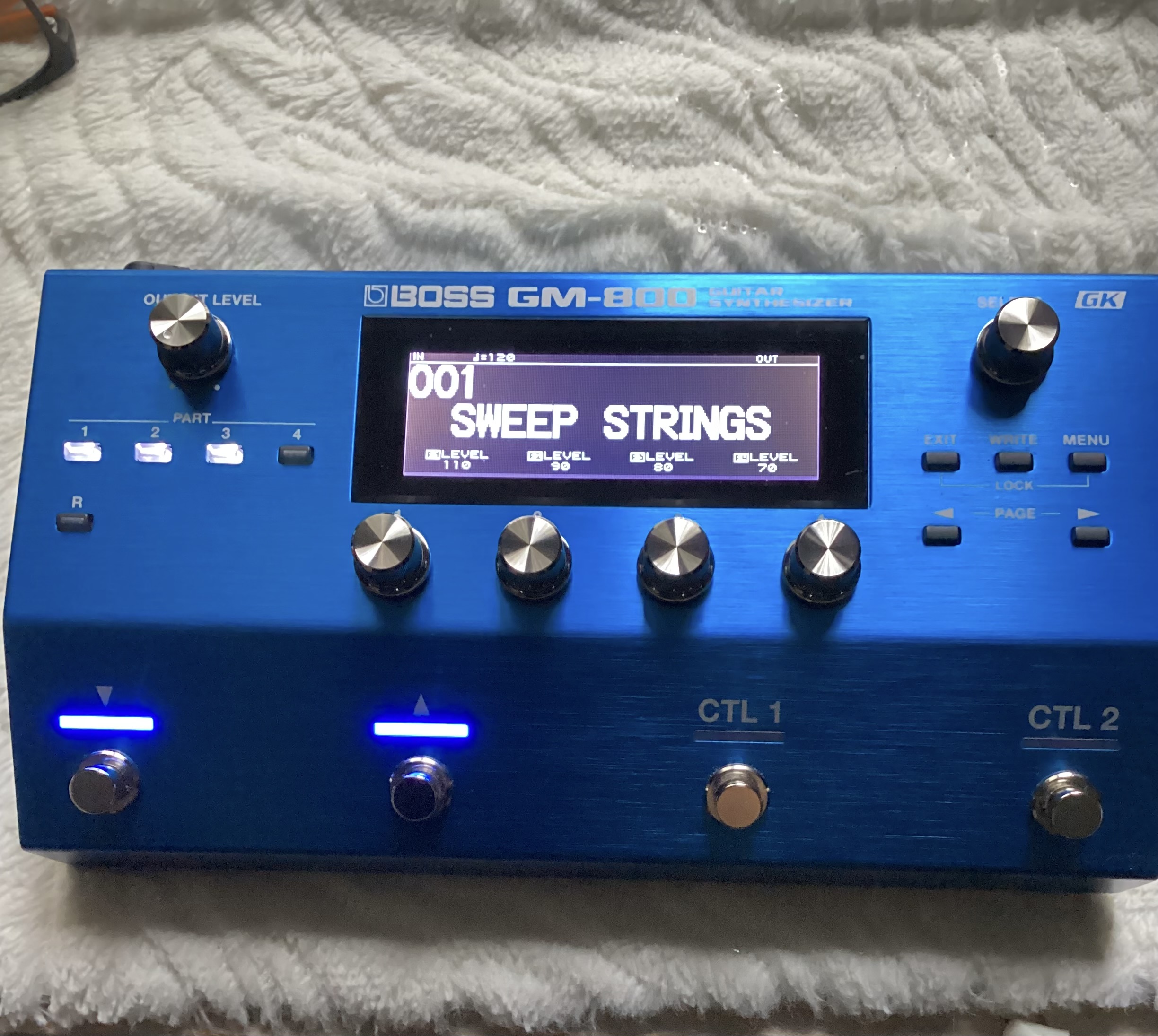 GM-800 Guitar Synthesizer - Boss GM-800 Guitar Synthesizer - Audiofanzine