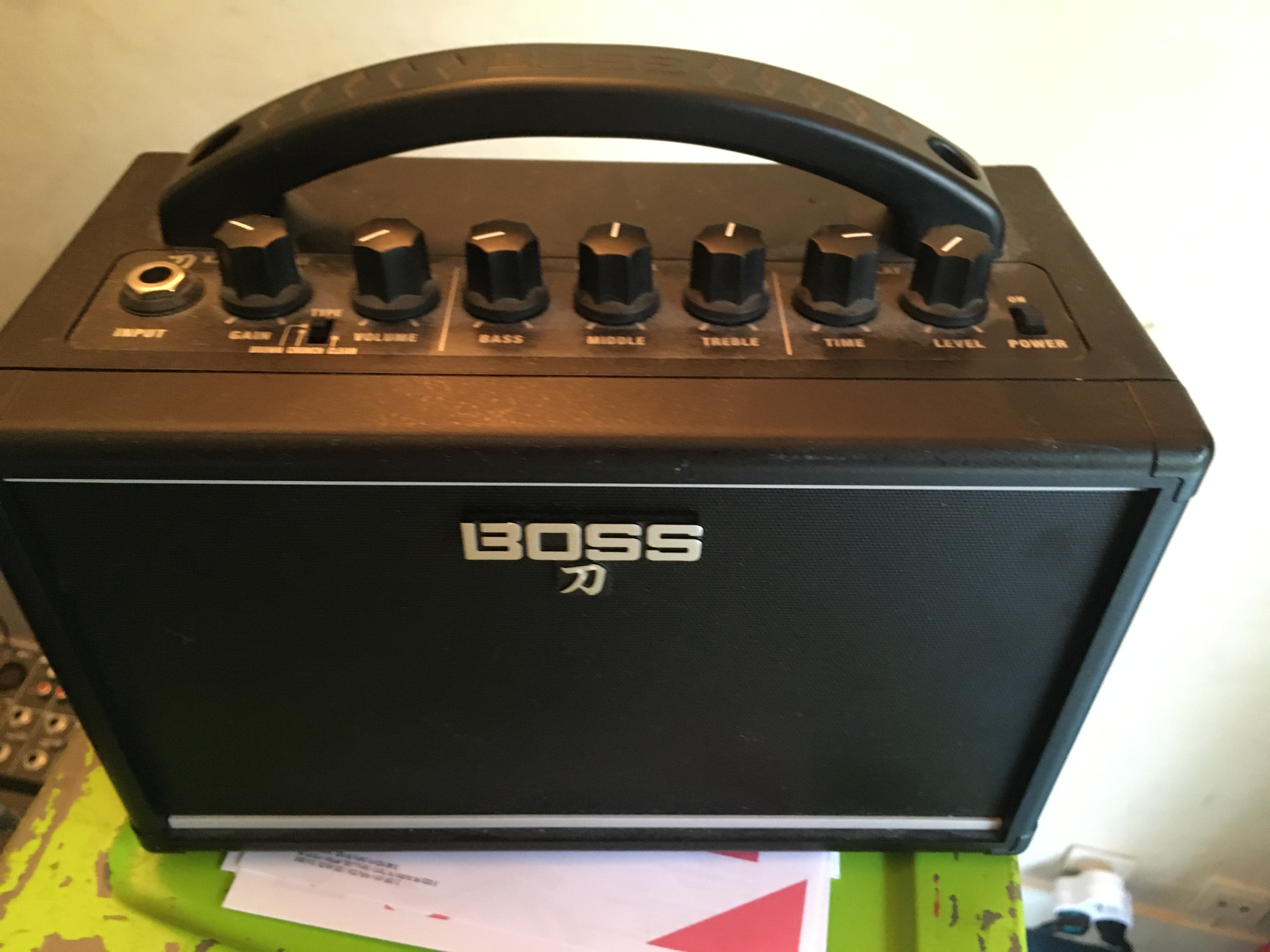 Katana Mini - Boss Katana Mini - Audiofanzine