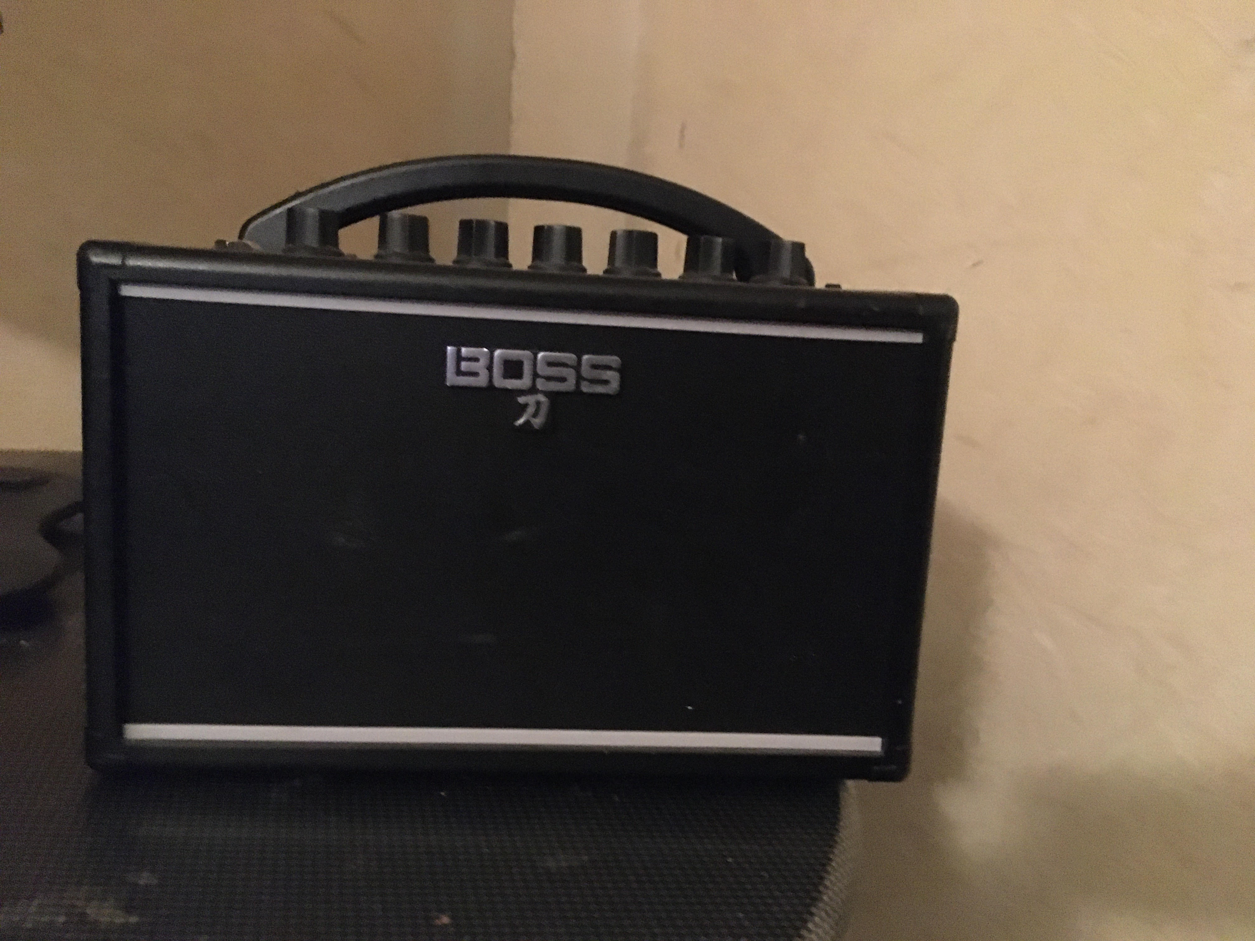 Katana Mini - Boss Katana Mini - Audiofanzine