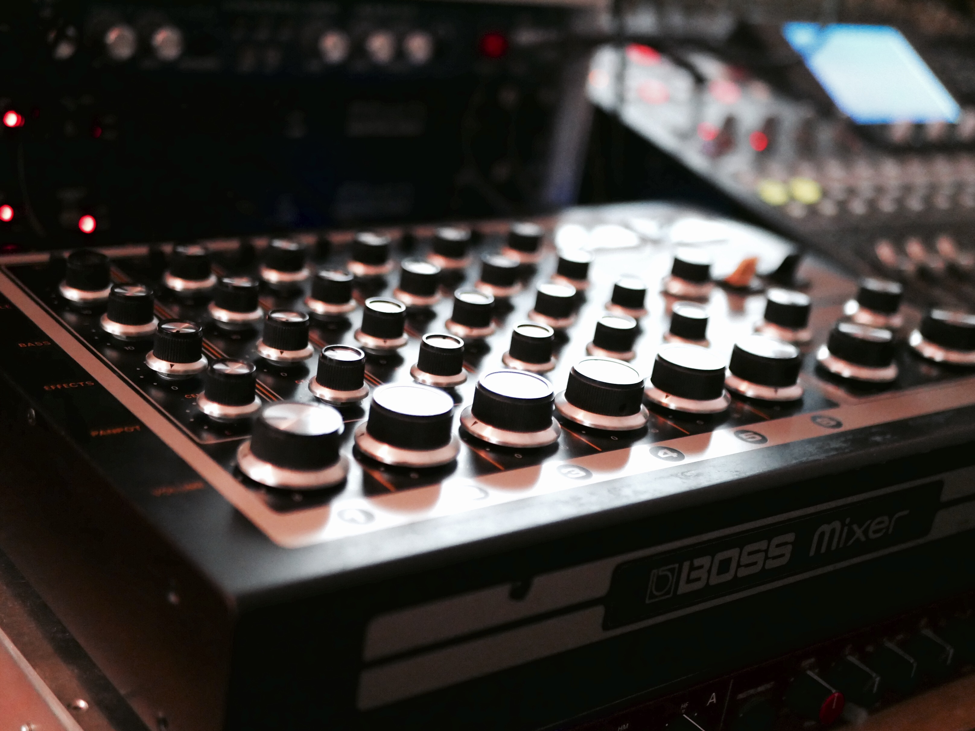 KM-60 MIXER - Boss KM-60 Mixer - Audiofanzine