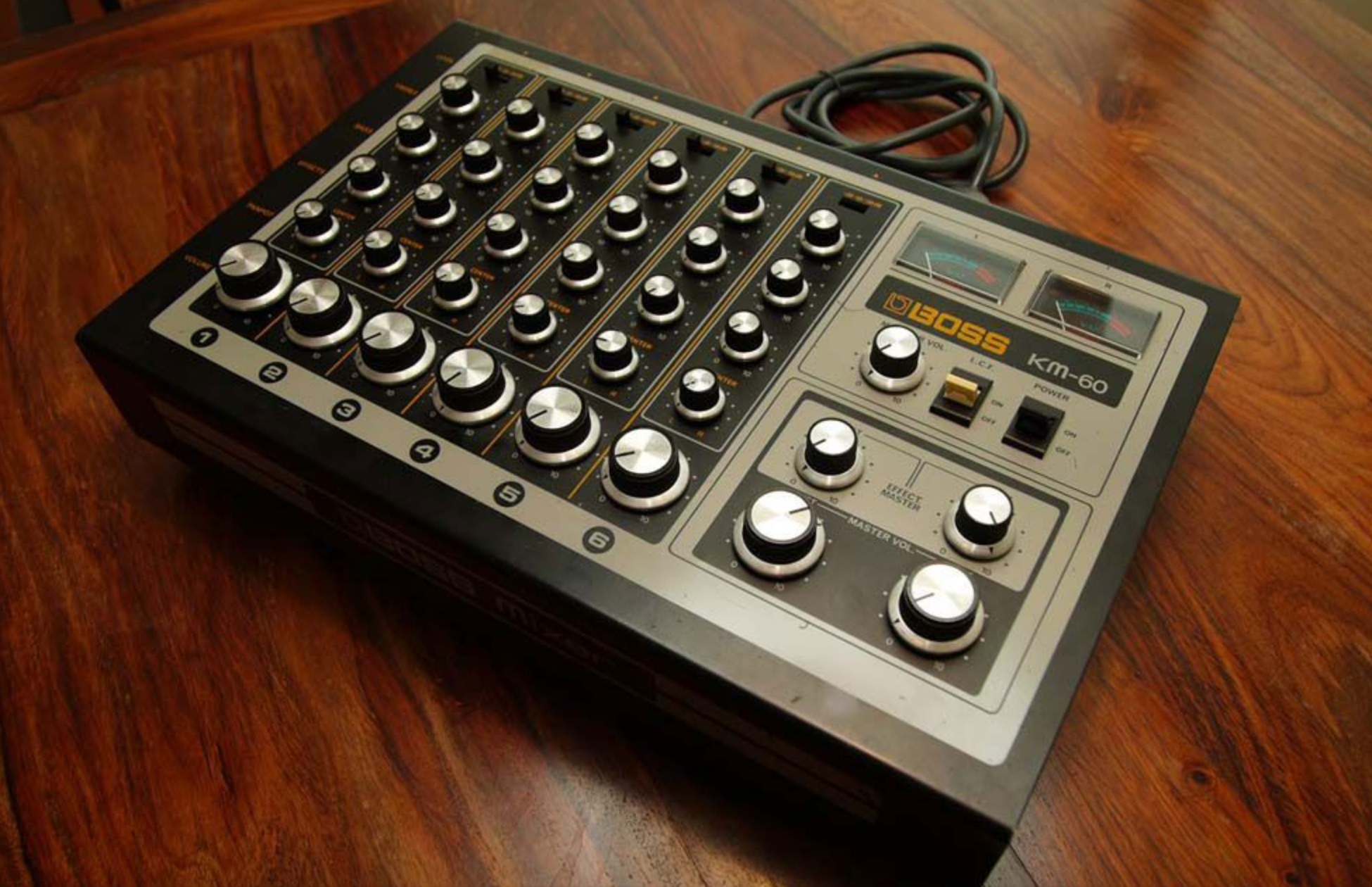 KM-60 Mixer - Boss KM-60 Mixer - Audiofanzine