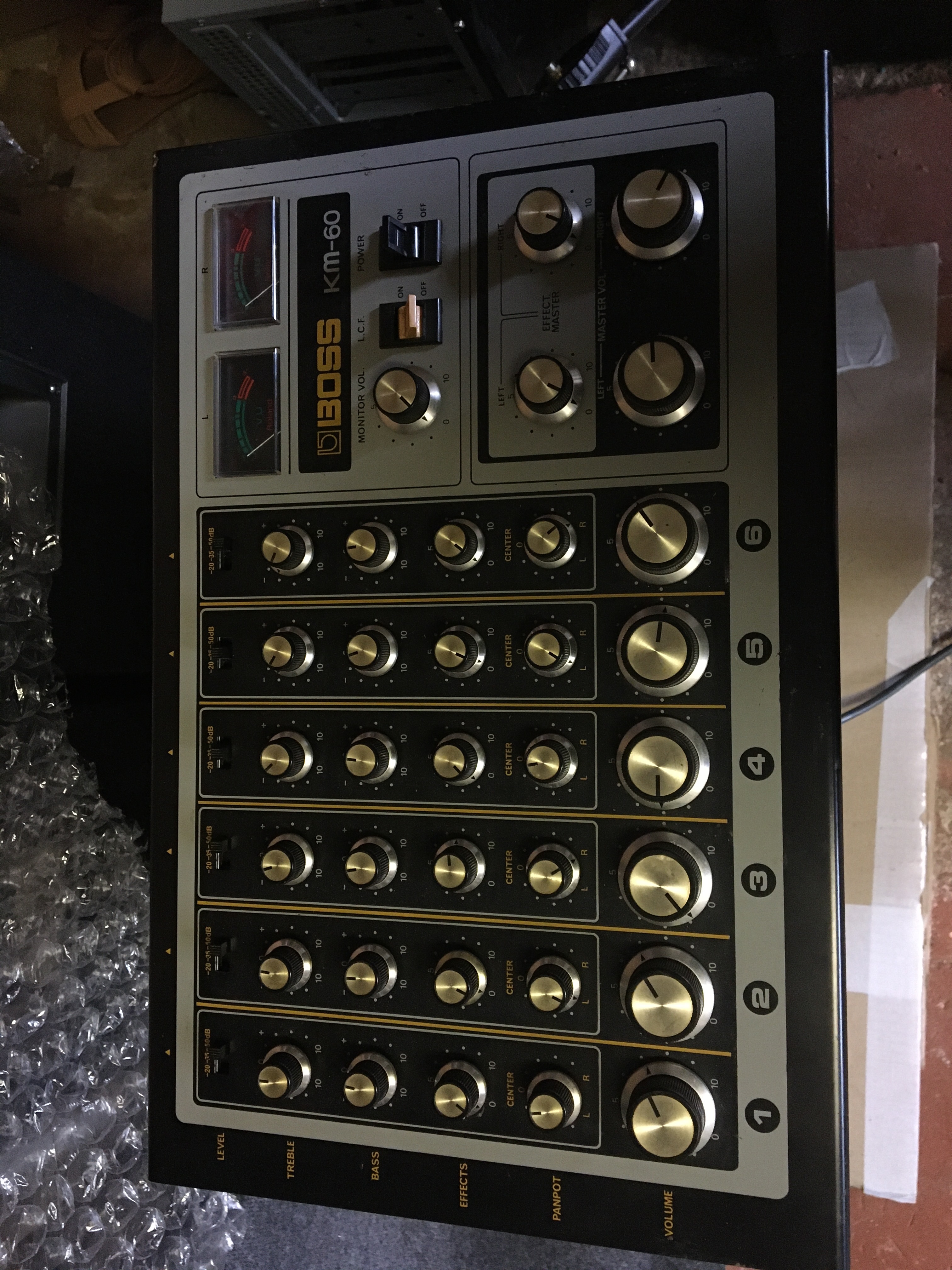 KM-60 Mixer - Boss KM-60 Mixer - Audiofanzine