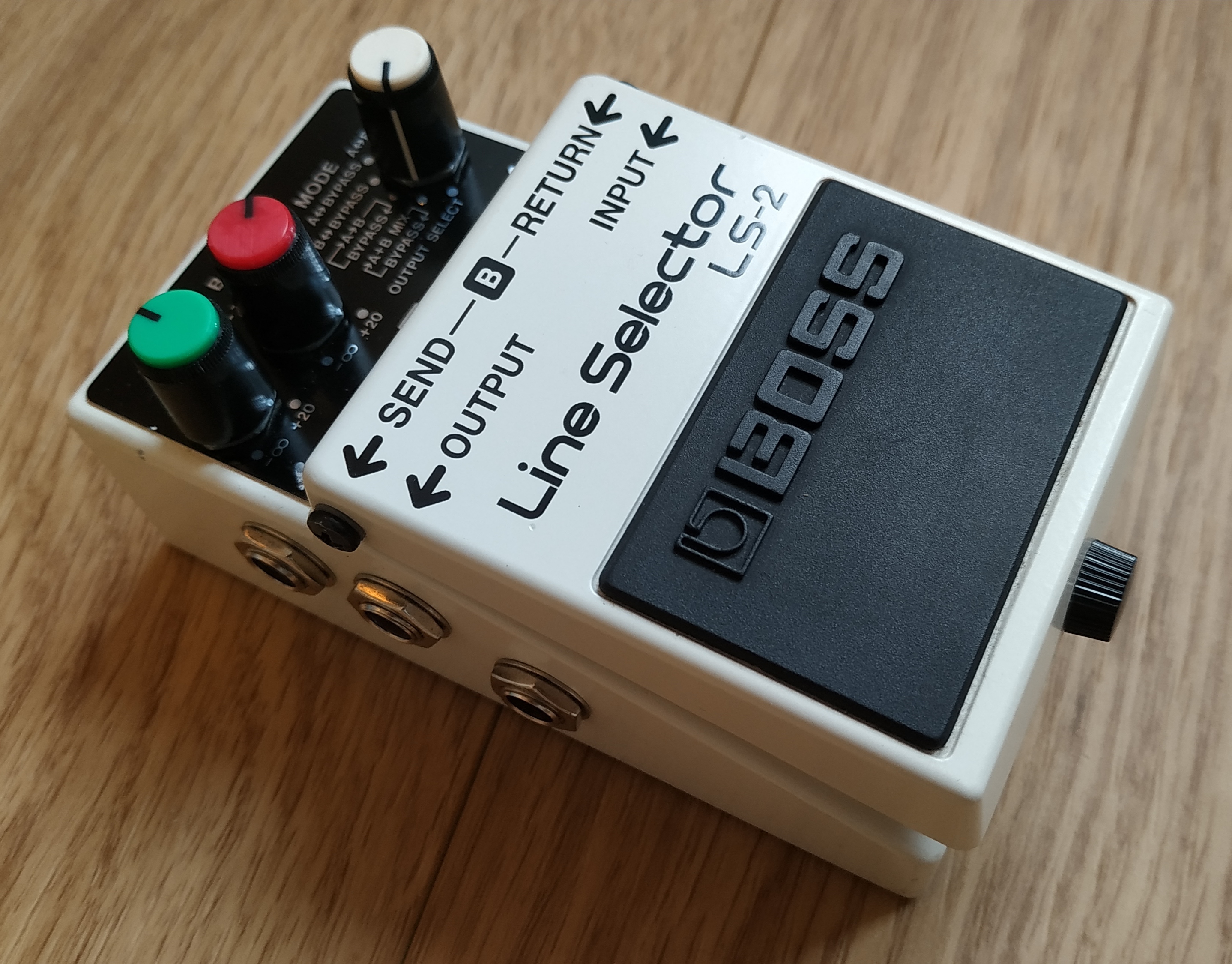 LS-2 Line Selector - Boss LS-2 Line Selector - Audiofanzine