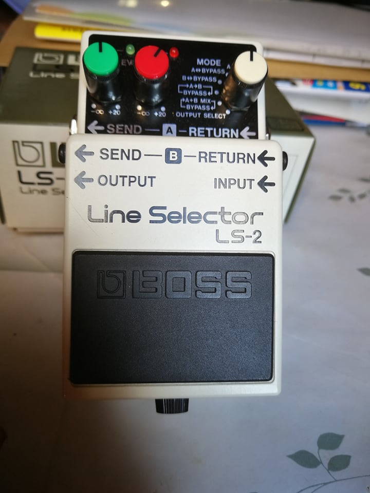 LS-2 Line Selector - Boss LS-2 Line Selector - Audiofanzine