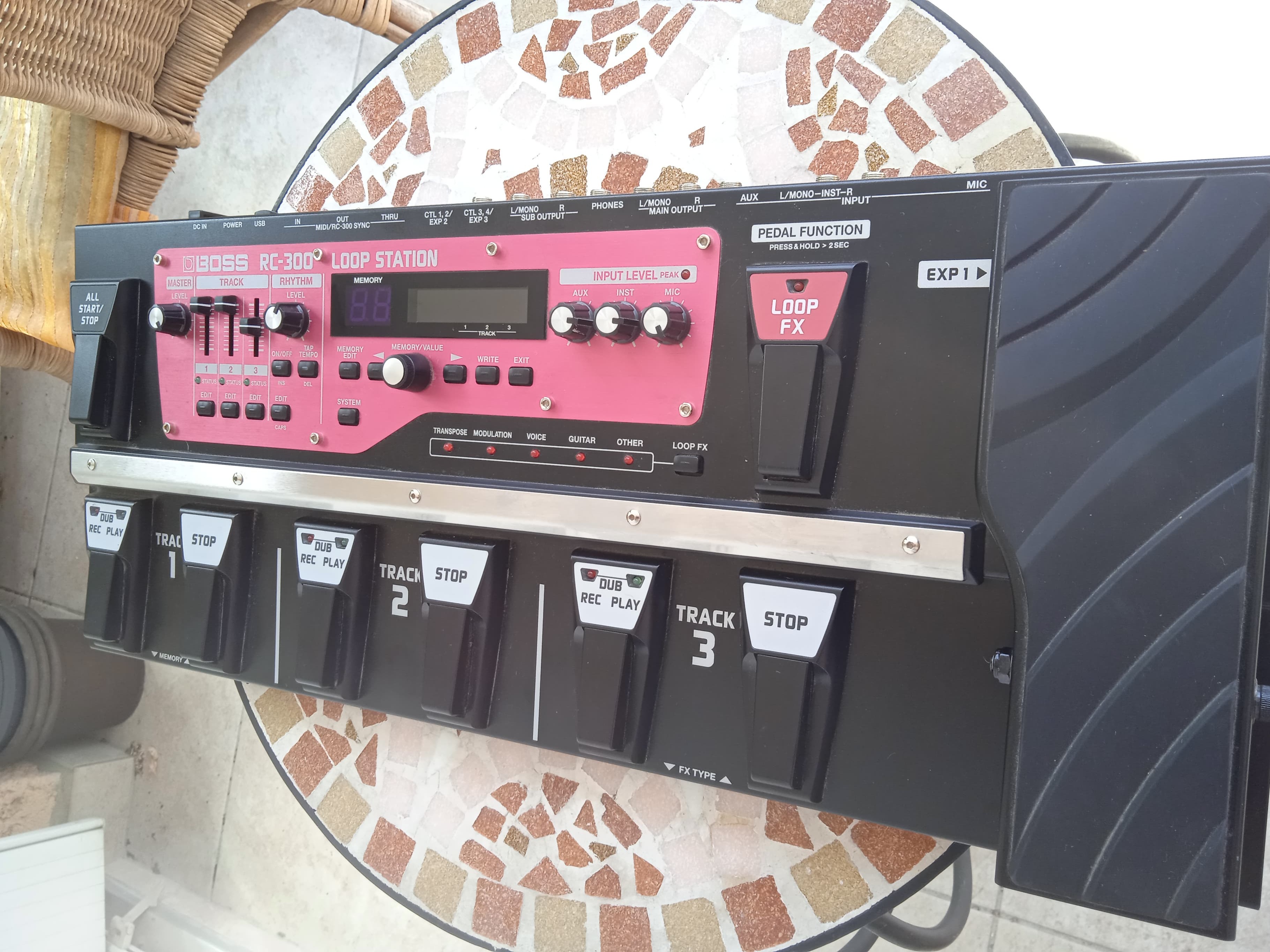 RC-300 Loop Station - Boss RC-300 Loop Station - Audiofanzine