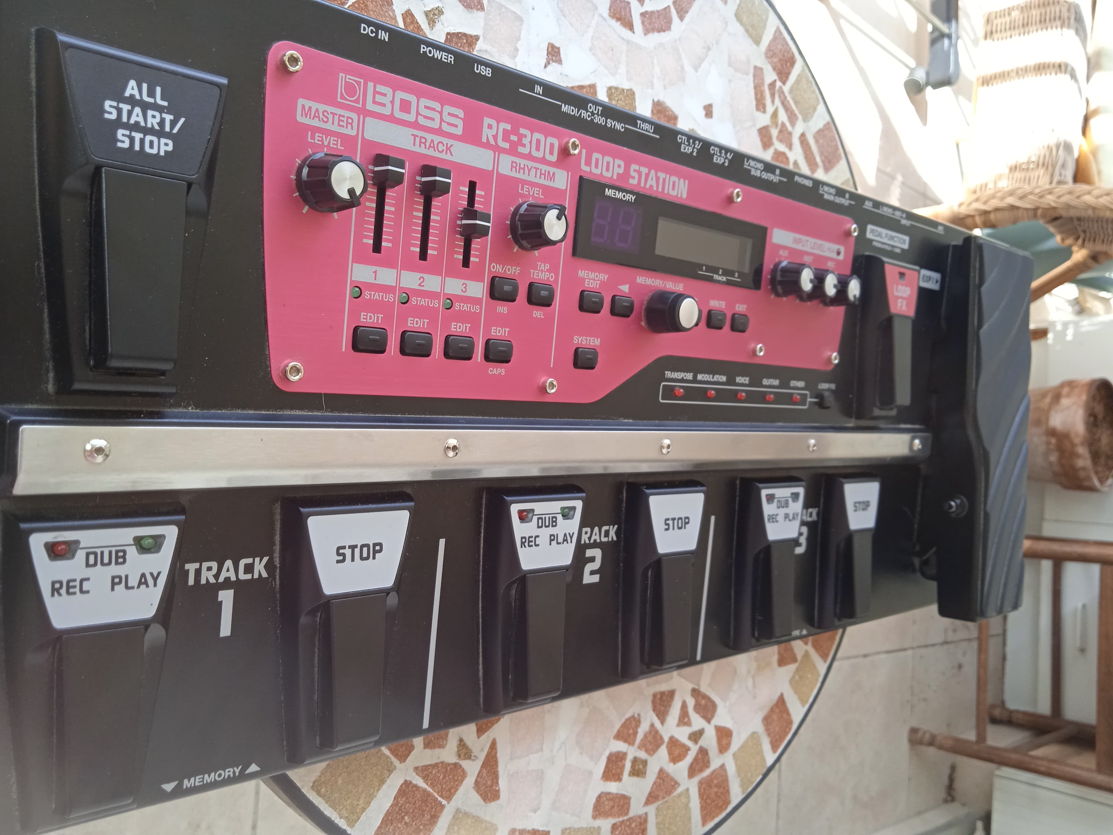 RC-300 Loop Station - Boss RC-300 Loop Station - Audiofanzine
