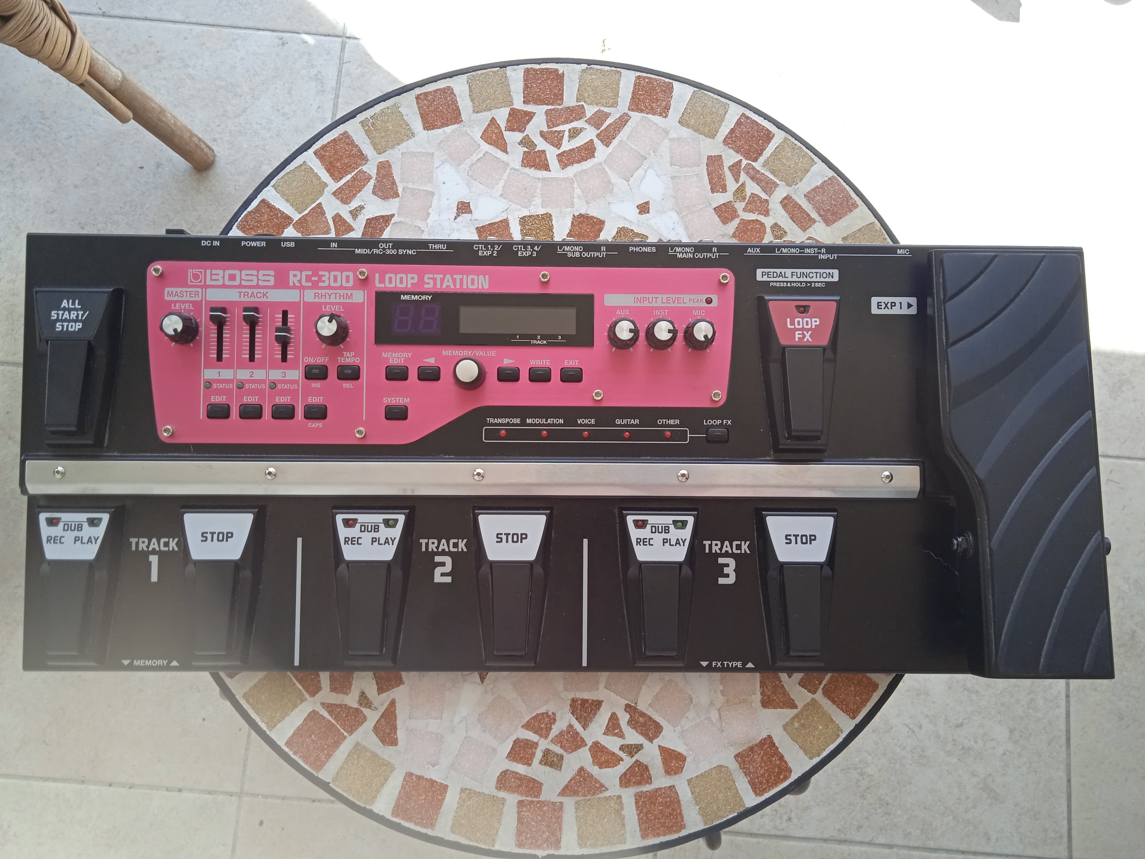 RC-300 Loop Station - Boss RC-300 Loop Station - Audiofanzine