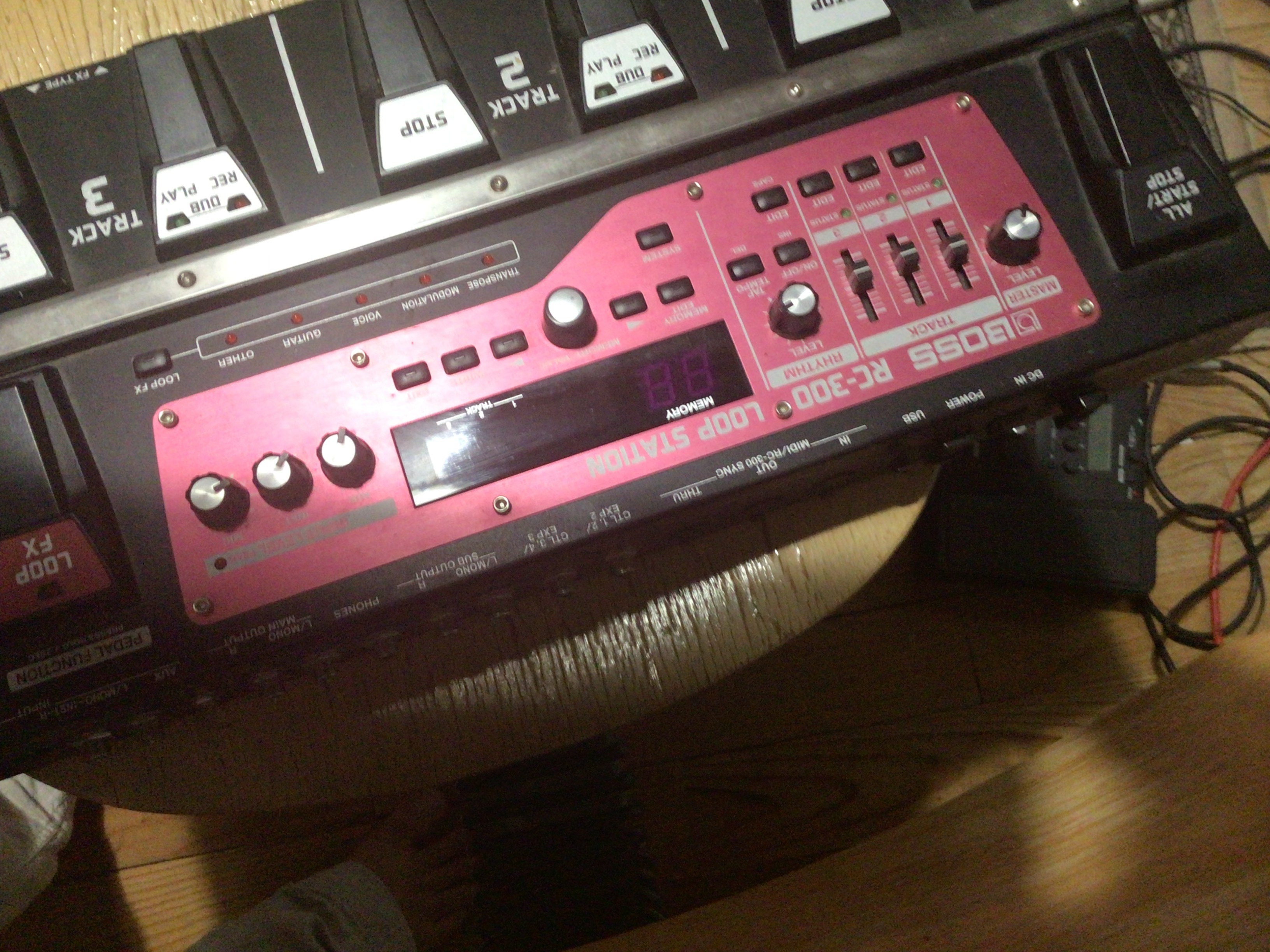 RC-300 Loop Station - Boss RC-300 Loop Station - Audiofanzine