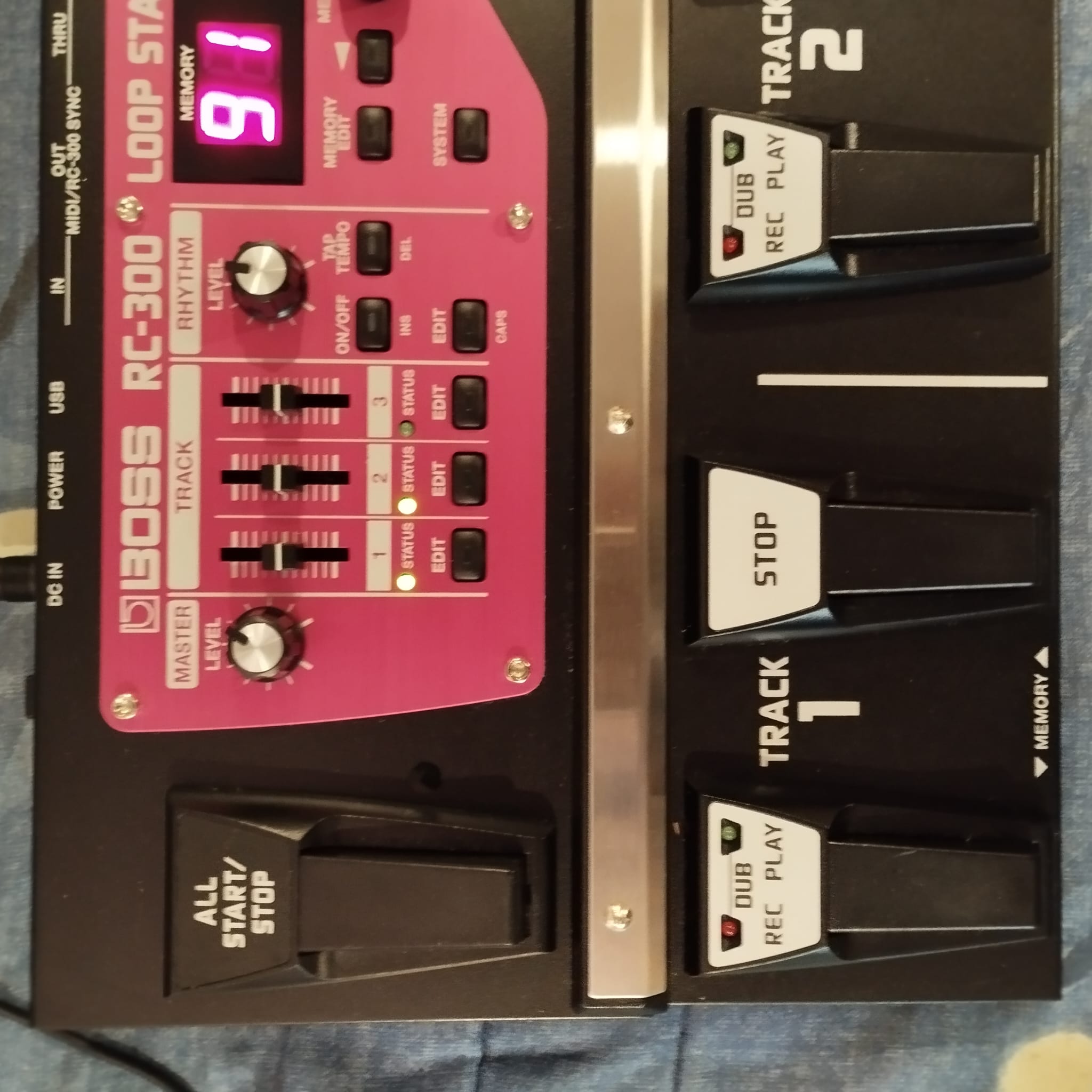 RC-300 Loop Station - Boss RC-300 Loop Station - Audiofanzine
