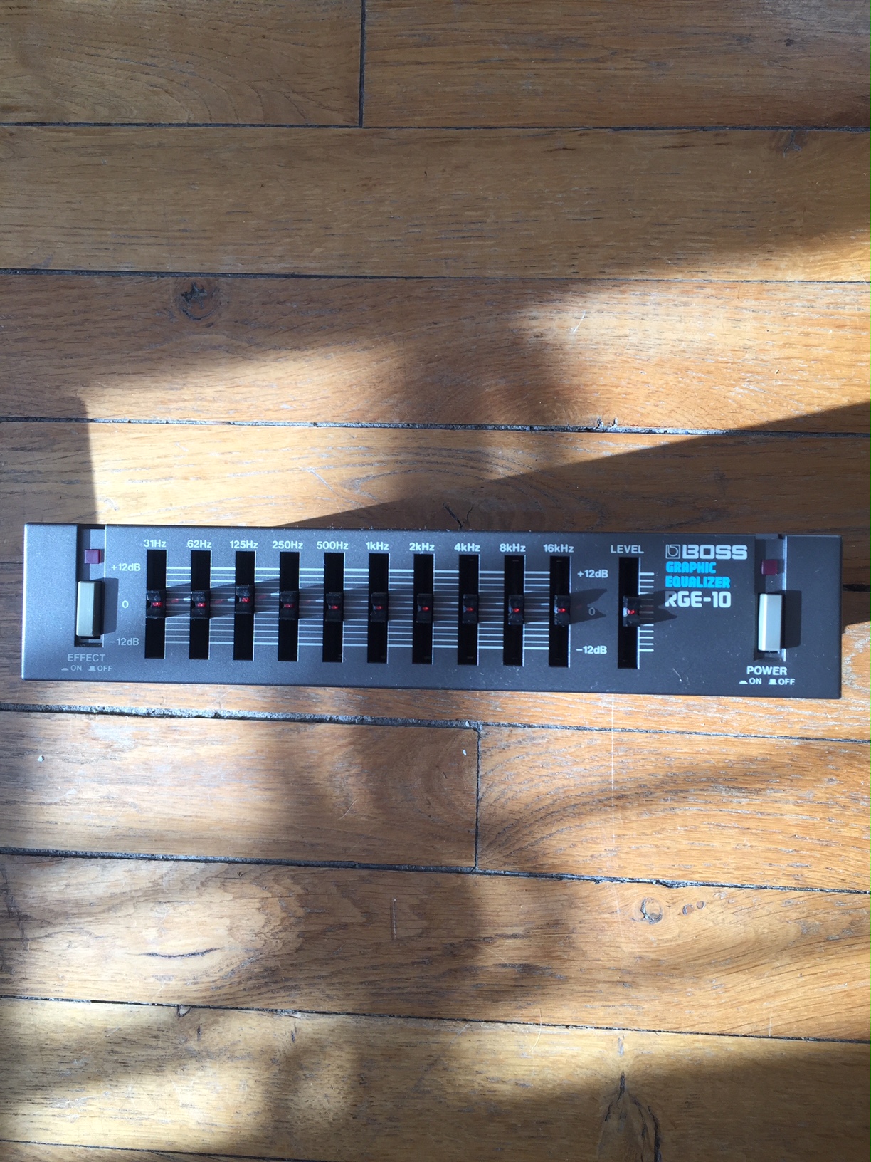 RGE-10 Graphic Equalizer - Boss RGE-10 Graphic Equalizer - Audiofanzine