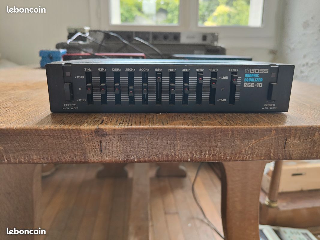 RGE-10 Graphic Equalizer - Boss RGE-10 Graphic Equalizer - Audiofanzine