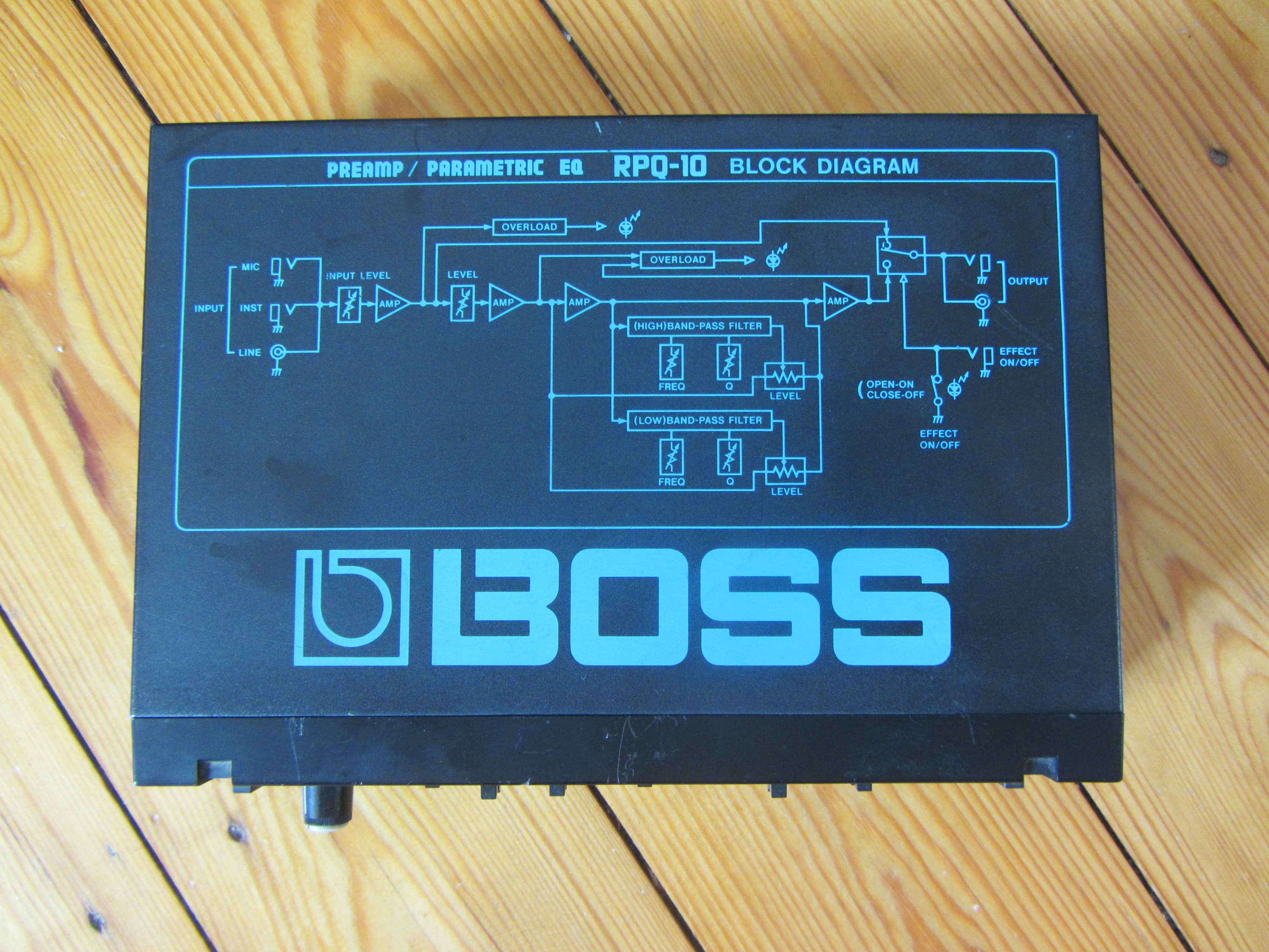 RPQ-10 Preamp / Parametric EQ Boss - Audiofanzine