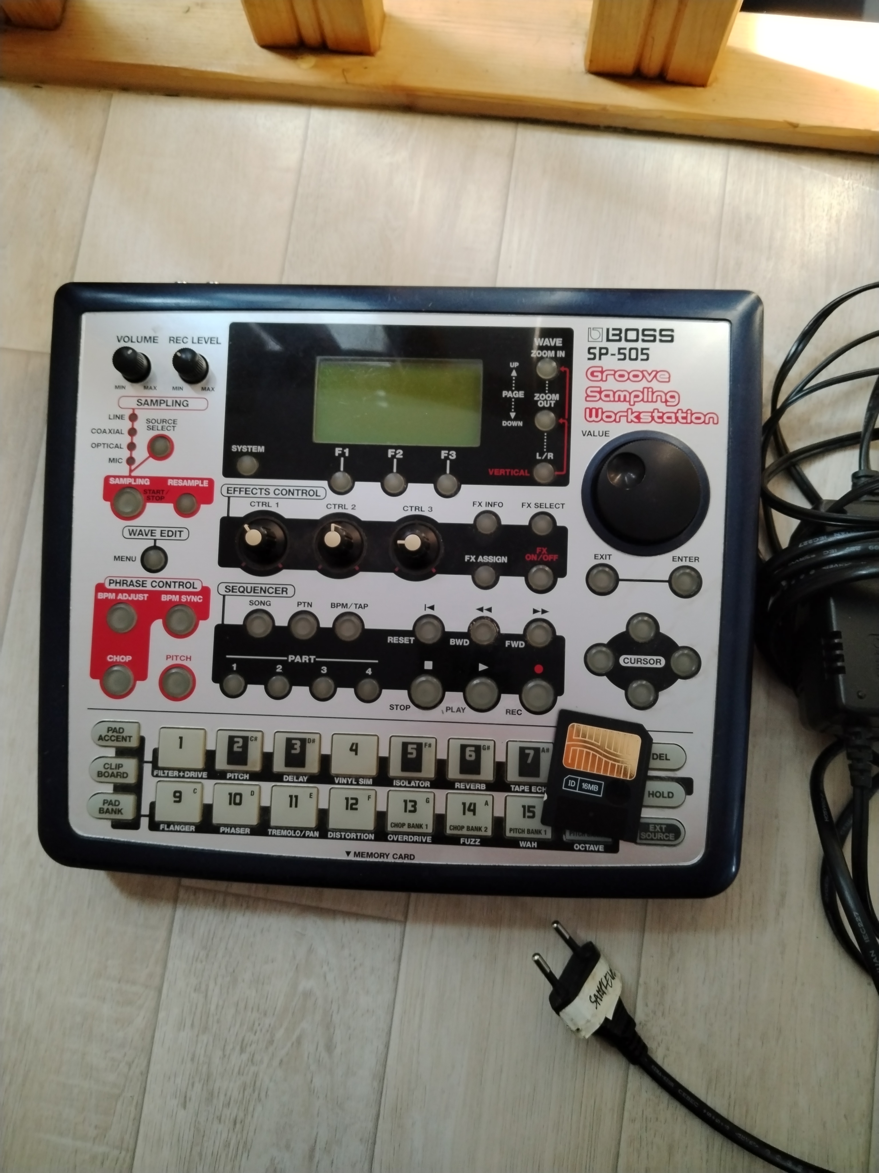 Boss sp 505 (Nord-Pas-de-Calais) - Audiofanzine