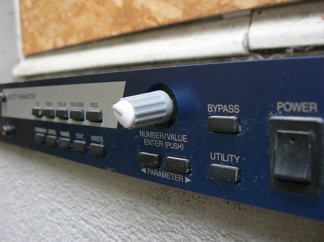 SX-700 Studio Effects Processor Boss - Audiofanzine