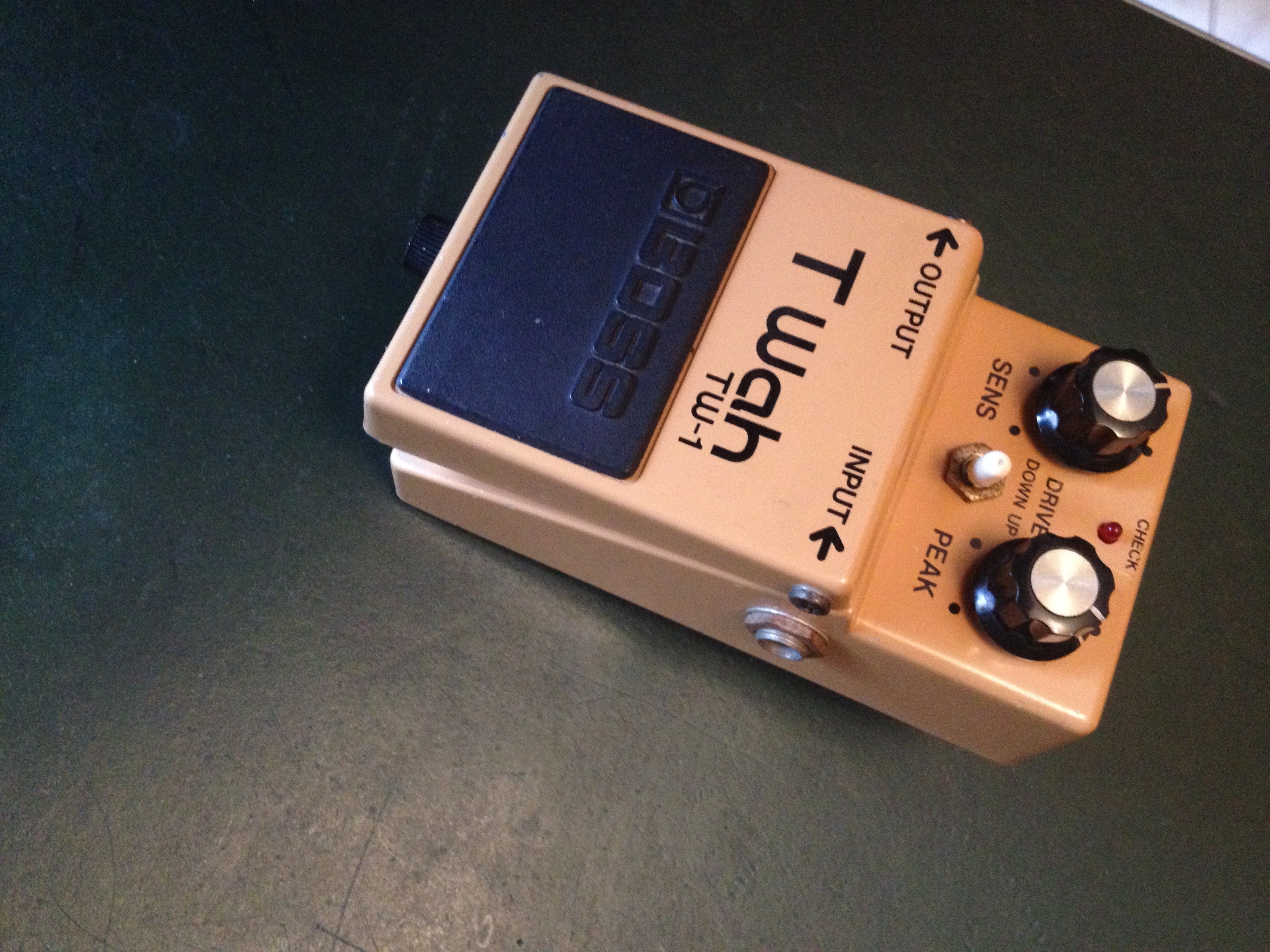 TW-1 TOUCH WAH / T WAH - Boss TW-1 Touch Wah / T Wah - Audiofanzine