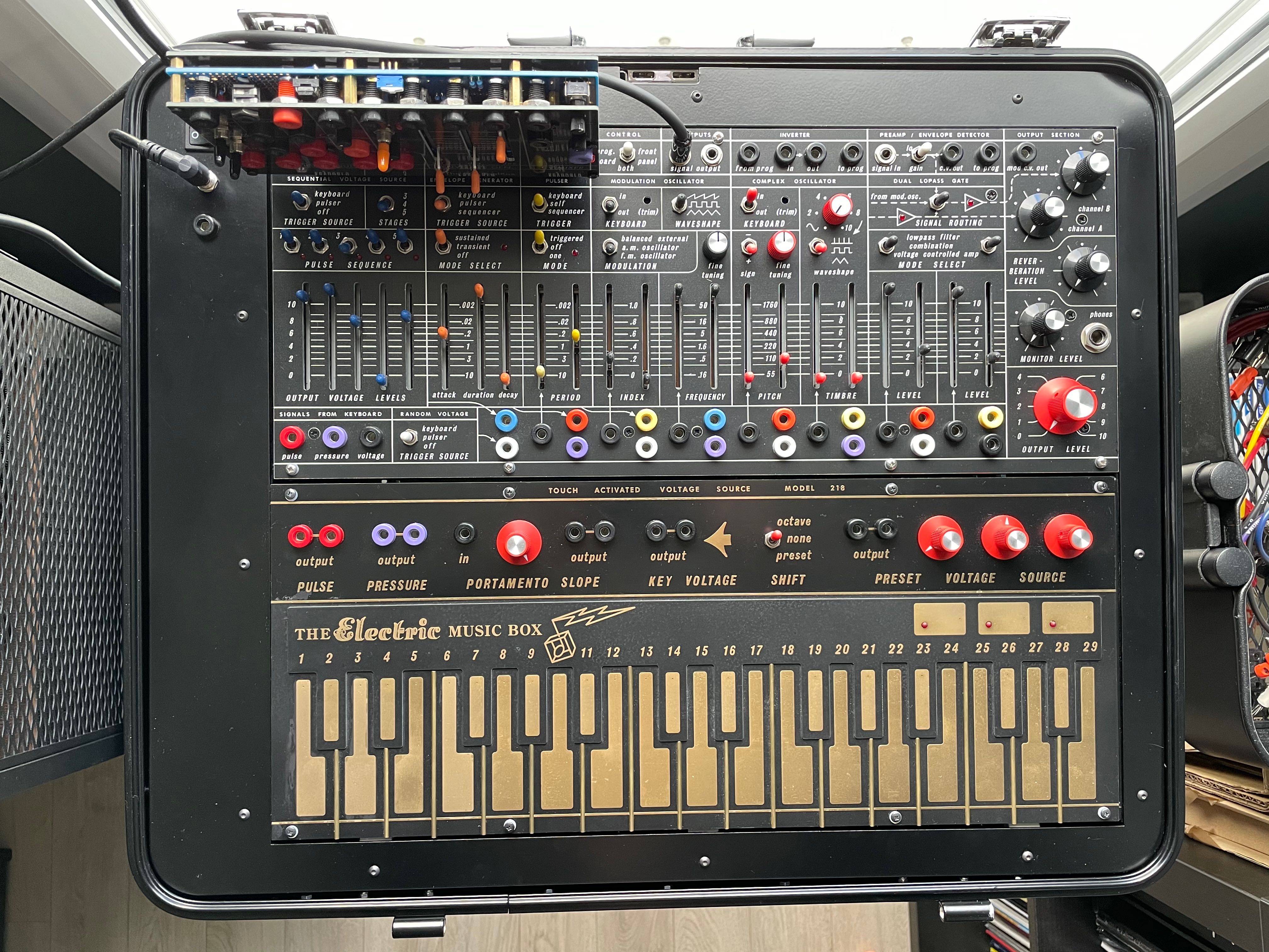 Music Easel Mark II - Buchla Music Easel Mark II - Audiofanzine