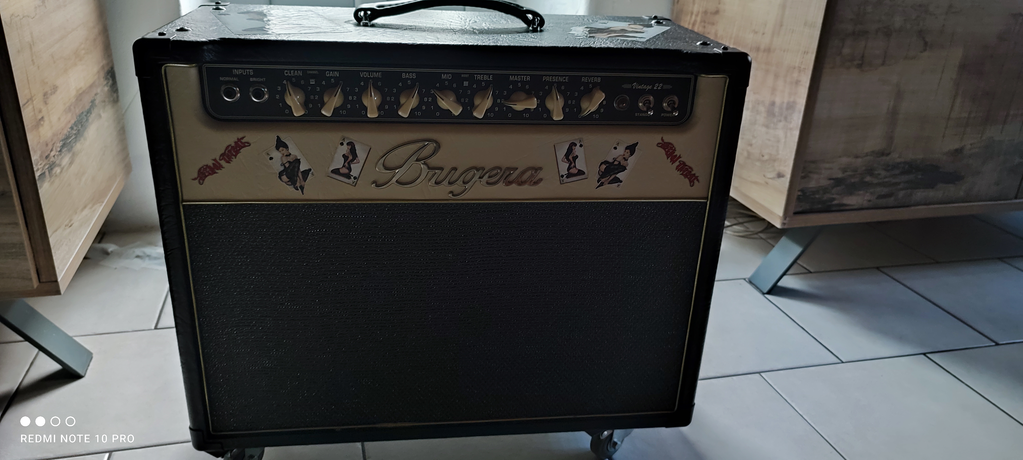 V22 - Bugera V22 - Audiofanzine