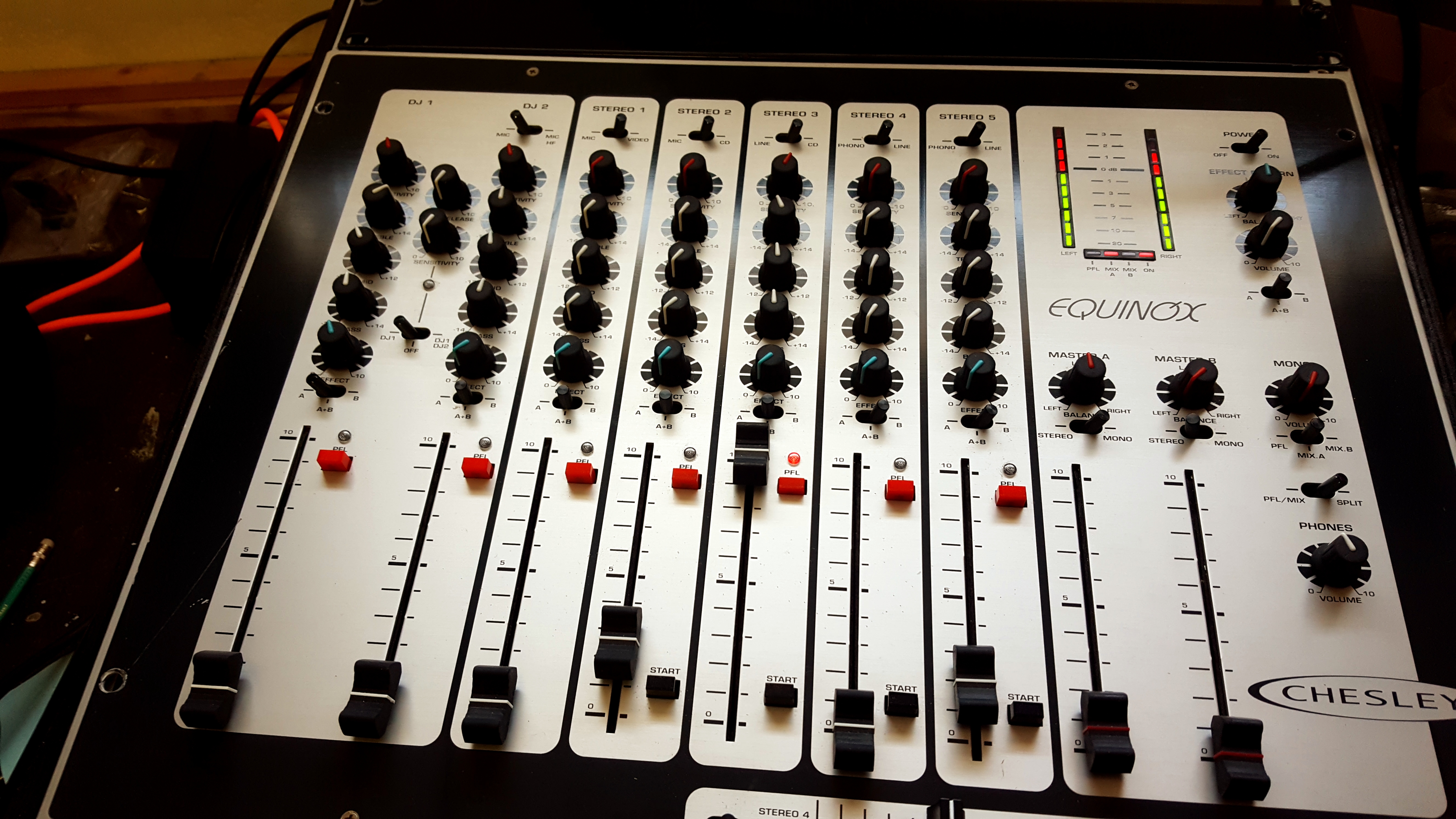 EQUINOX - Chesley / Freevox EQUINOX - Audiofanzine