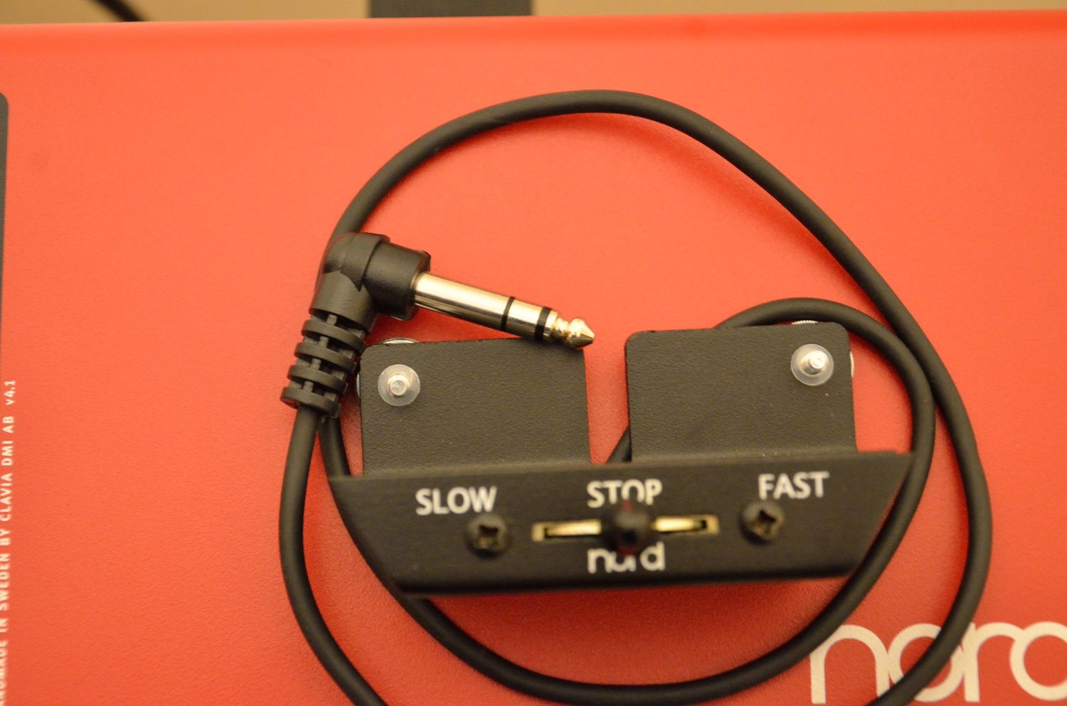 Half Moon Switch - Clavia Half Moon Switch - Audiofanzine