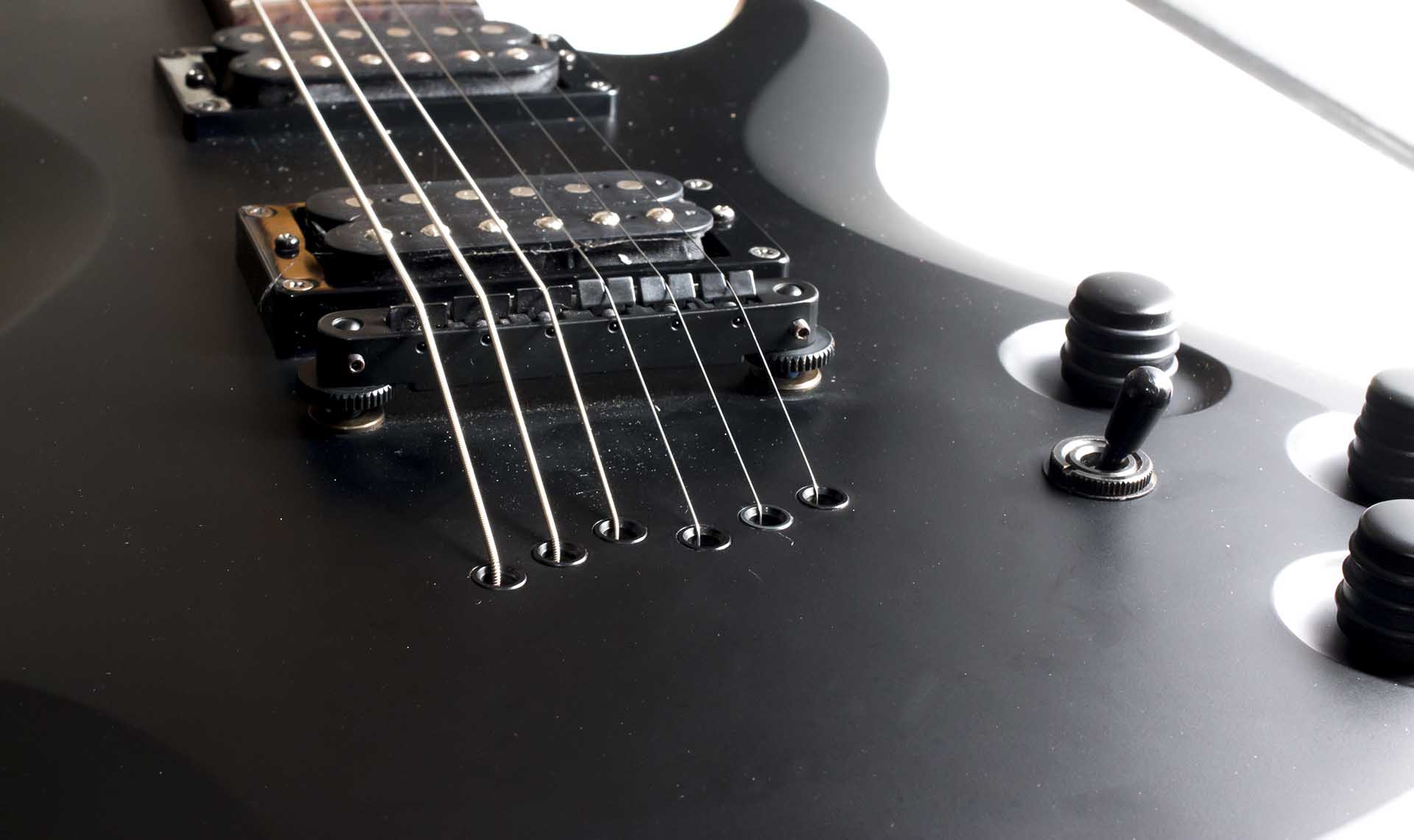 Photo Cort EVL-Z4 : Cort EVL-Z4 (48663) (#1545985) - Audiofanzine