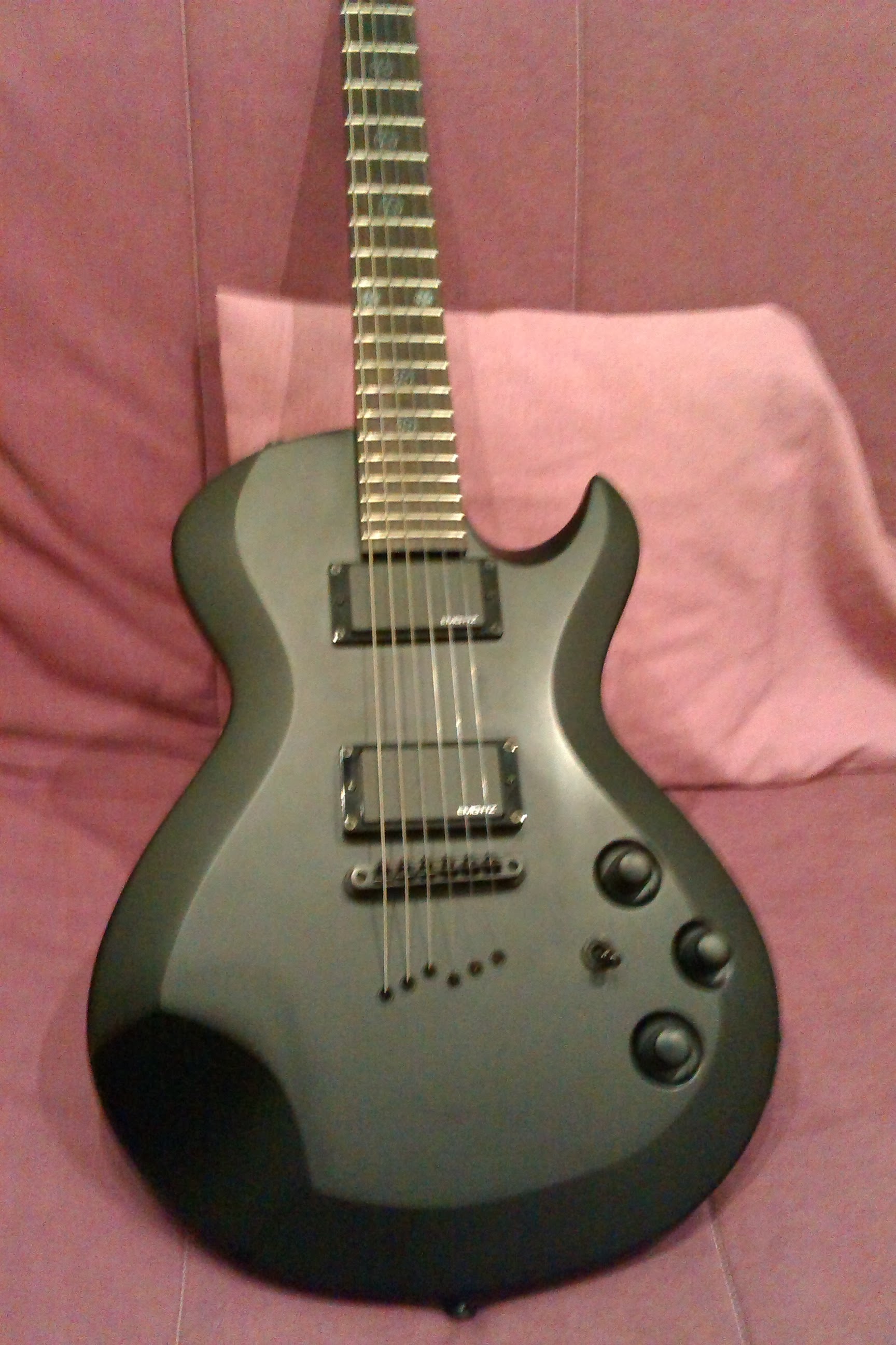 Photo Cort EVL-Z4 : Cort EVL-Z4 - Black Satin (#820492) - Audiofanzine