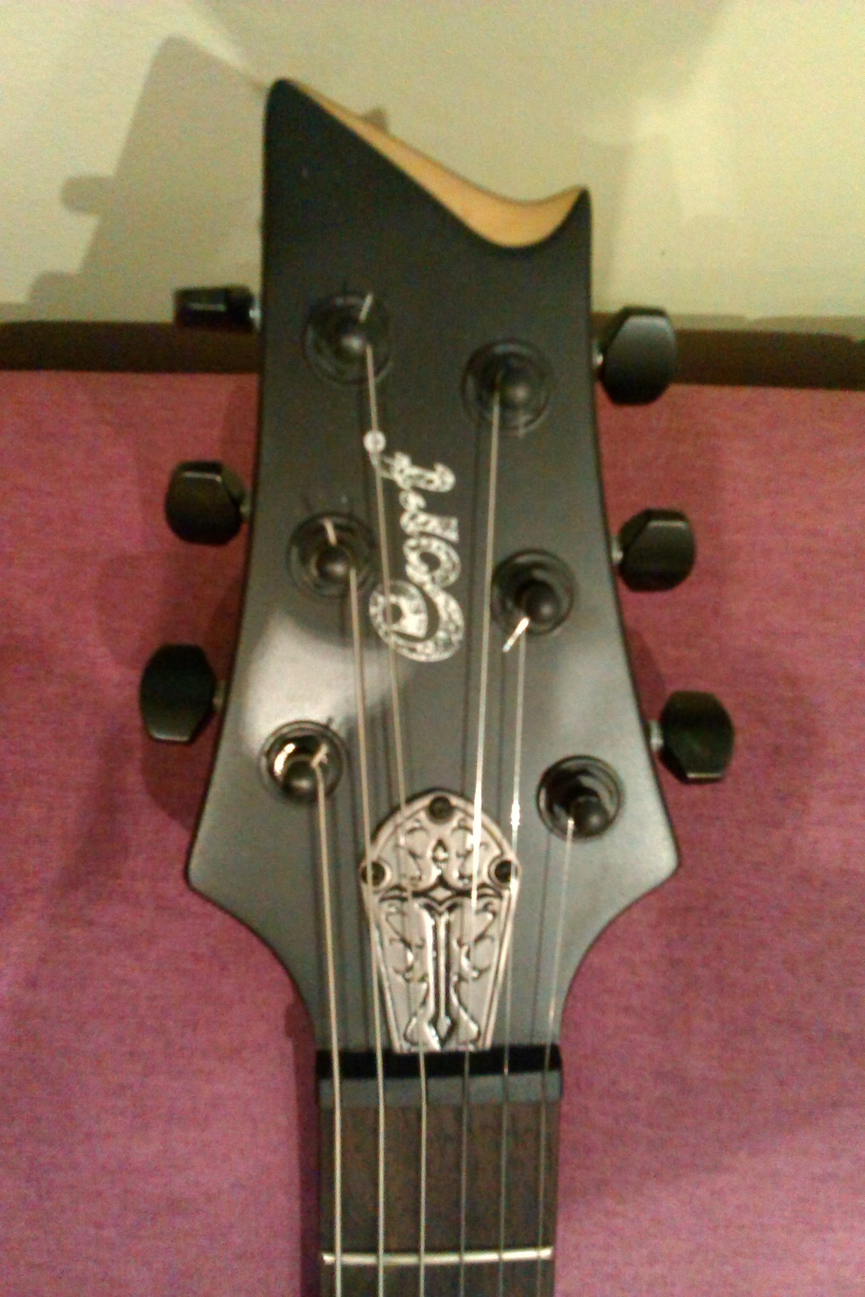 Photo Cort EVL-Z4 : Cort EVL-Z4 - Black Satin (#820495) - Audiofanzine