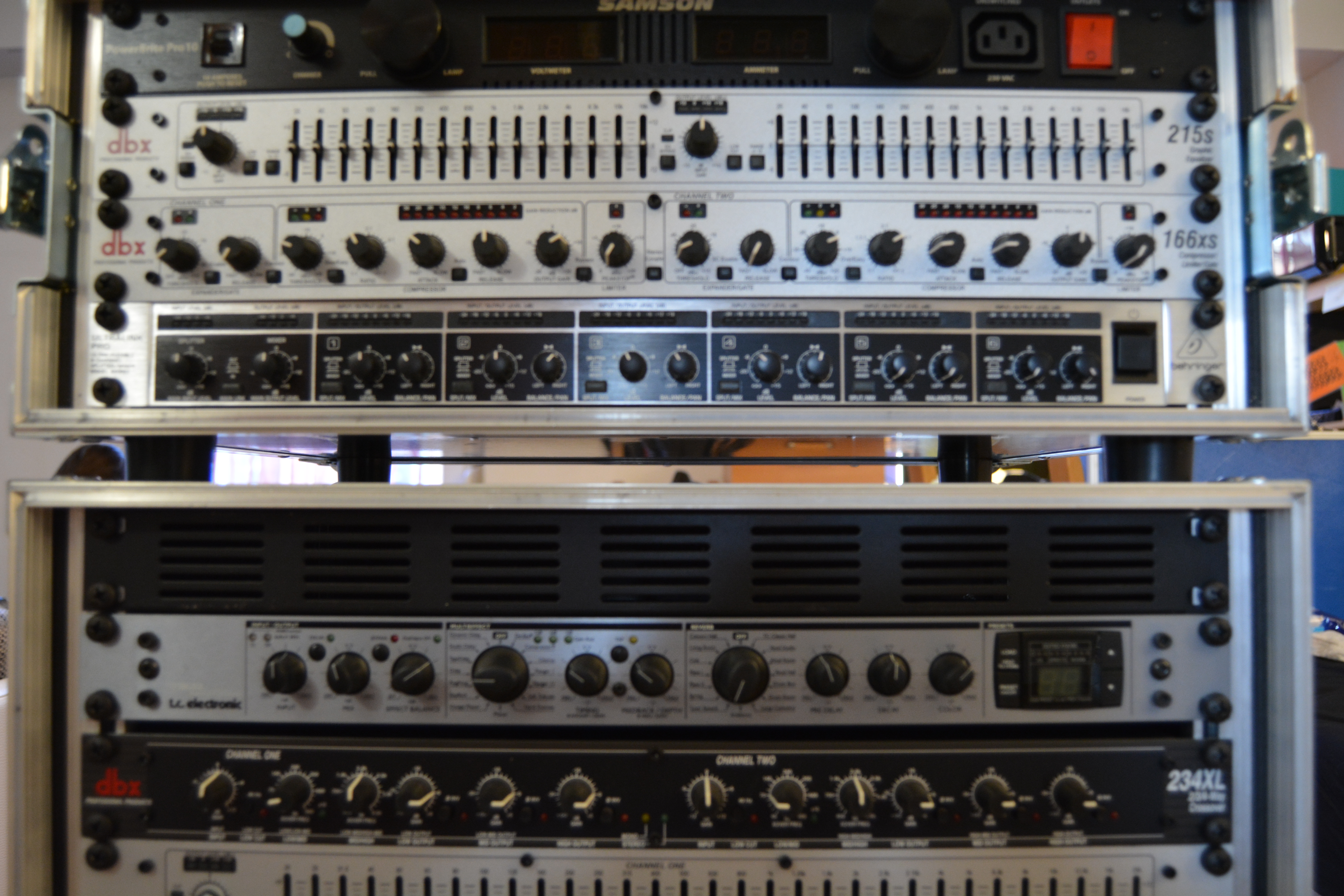 CC 5500 - Crest Audio CC 5500 - Audiofanzine