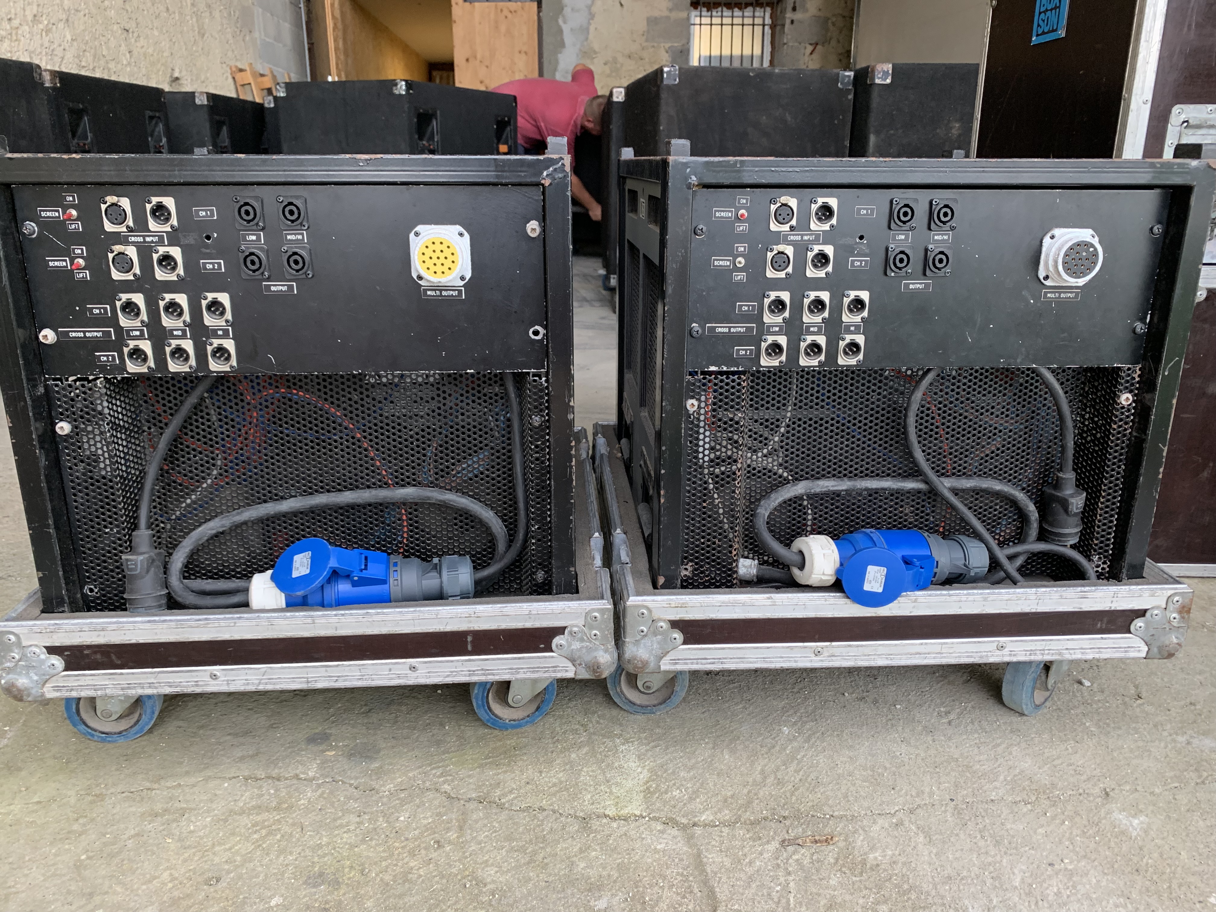 Pro 8002 - Crest Audio Pro 8002 - Audiofanzine