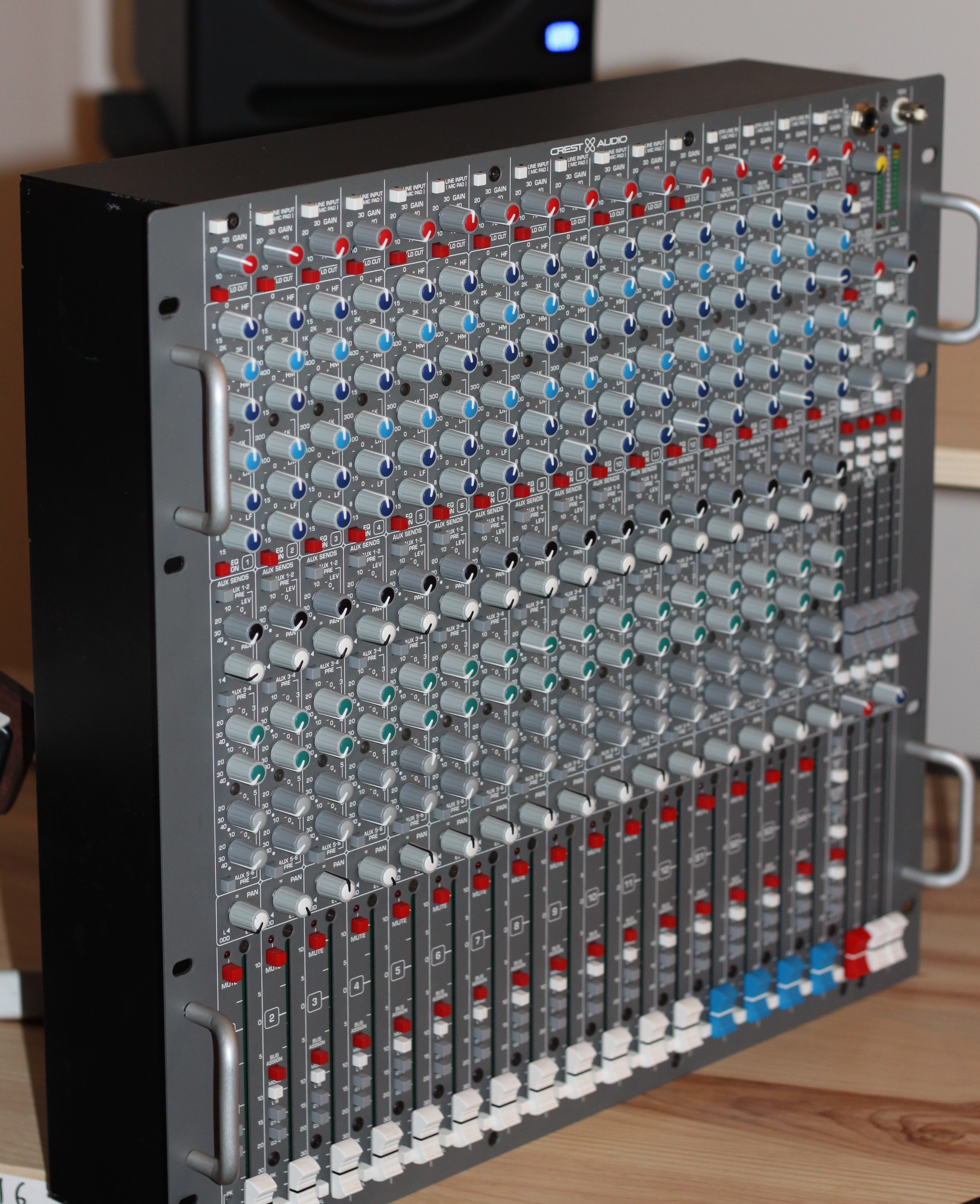 XR-20 - Crest Audio XR-20 - Audiofanzine