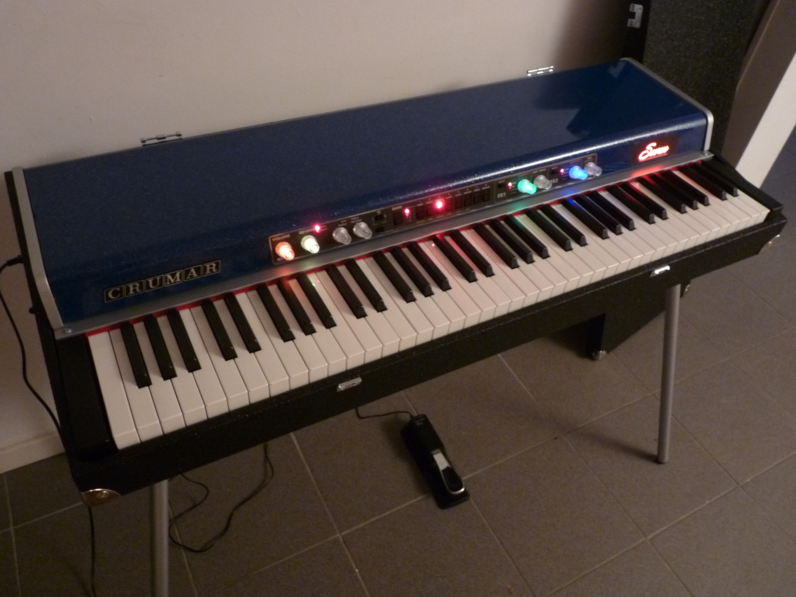 Seven - Crumar Seven - Audiofanzine