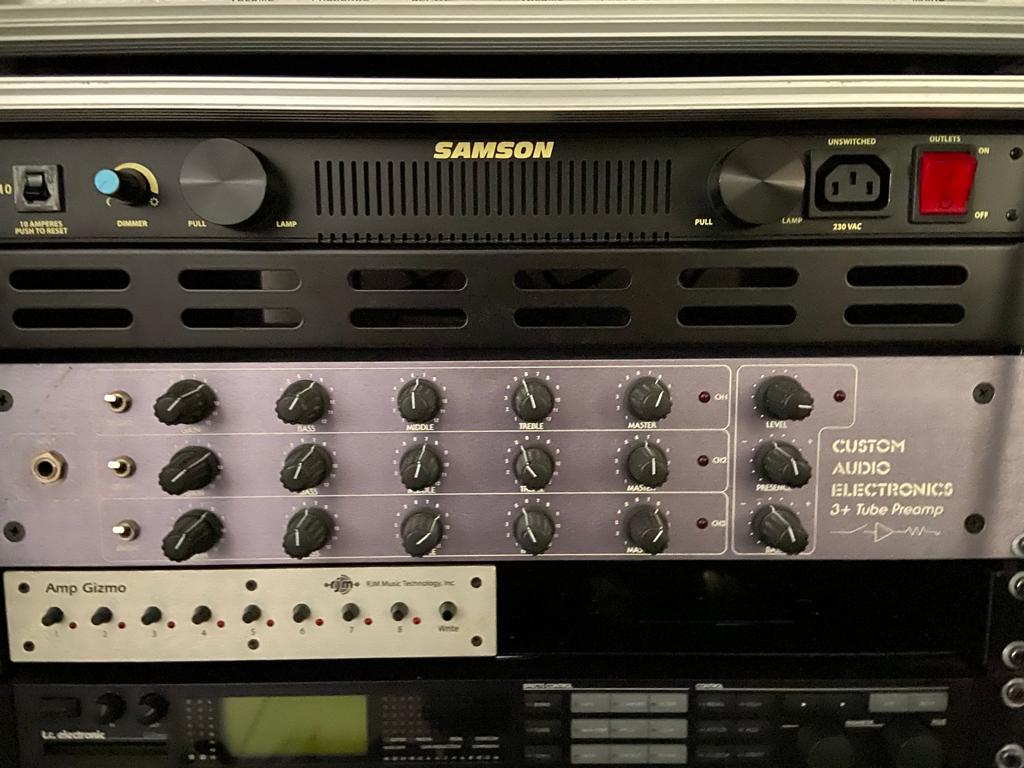 3 + SE - Custom Audio Electronics 3 + SE - Audiofanzine