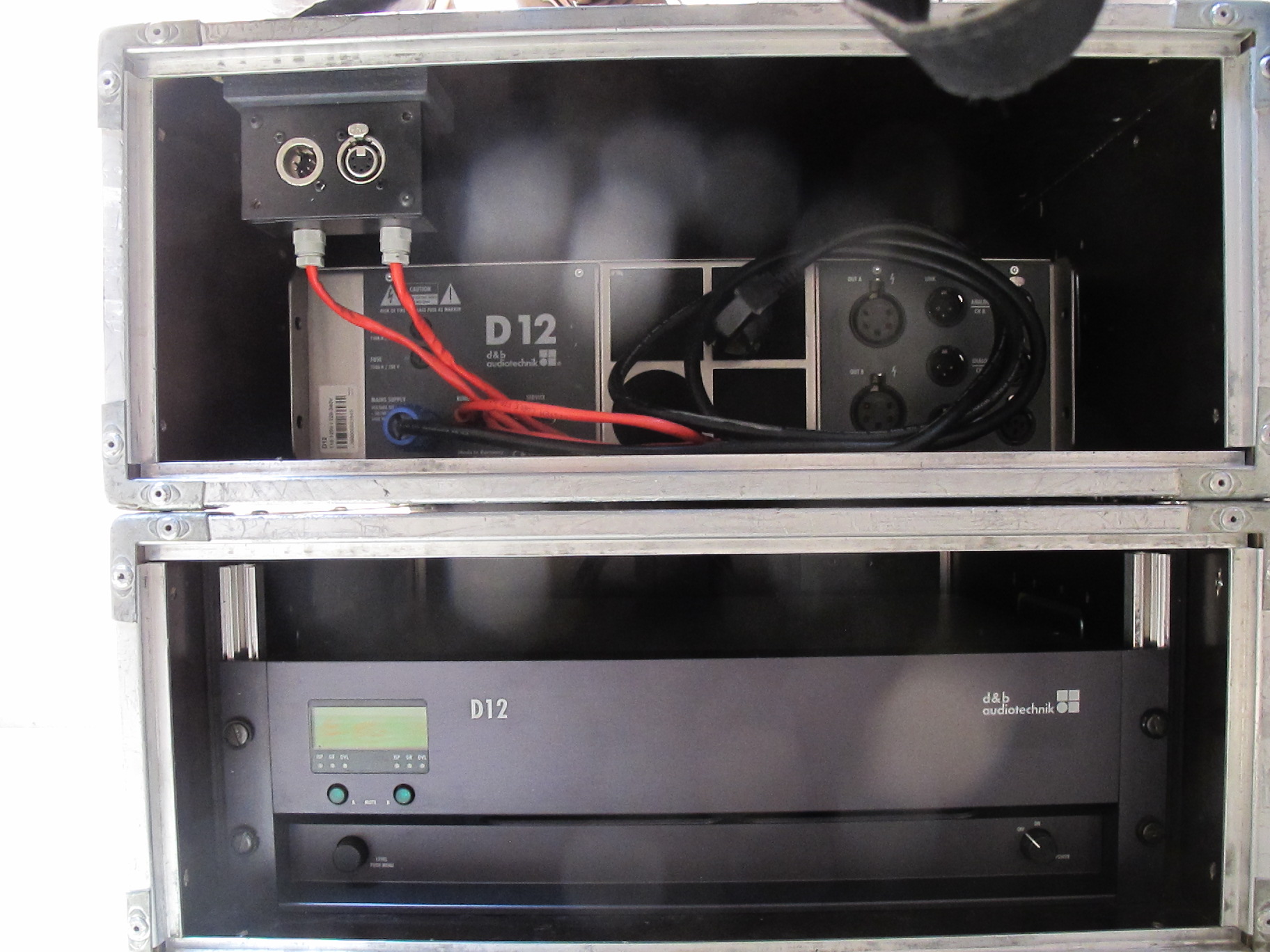 D12 - d&b audiotechnik D12 - Audiofanzine