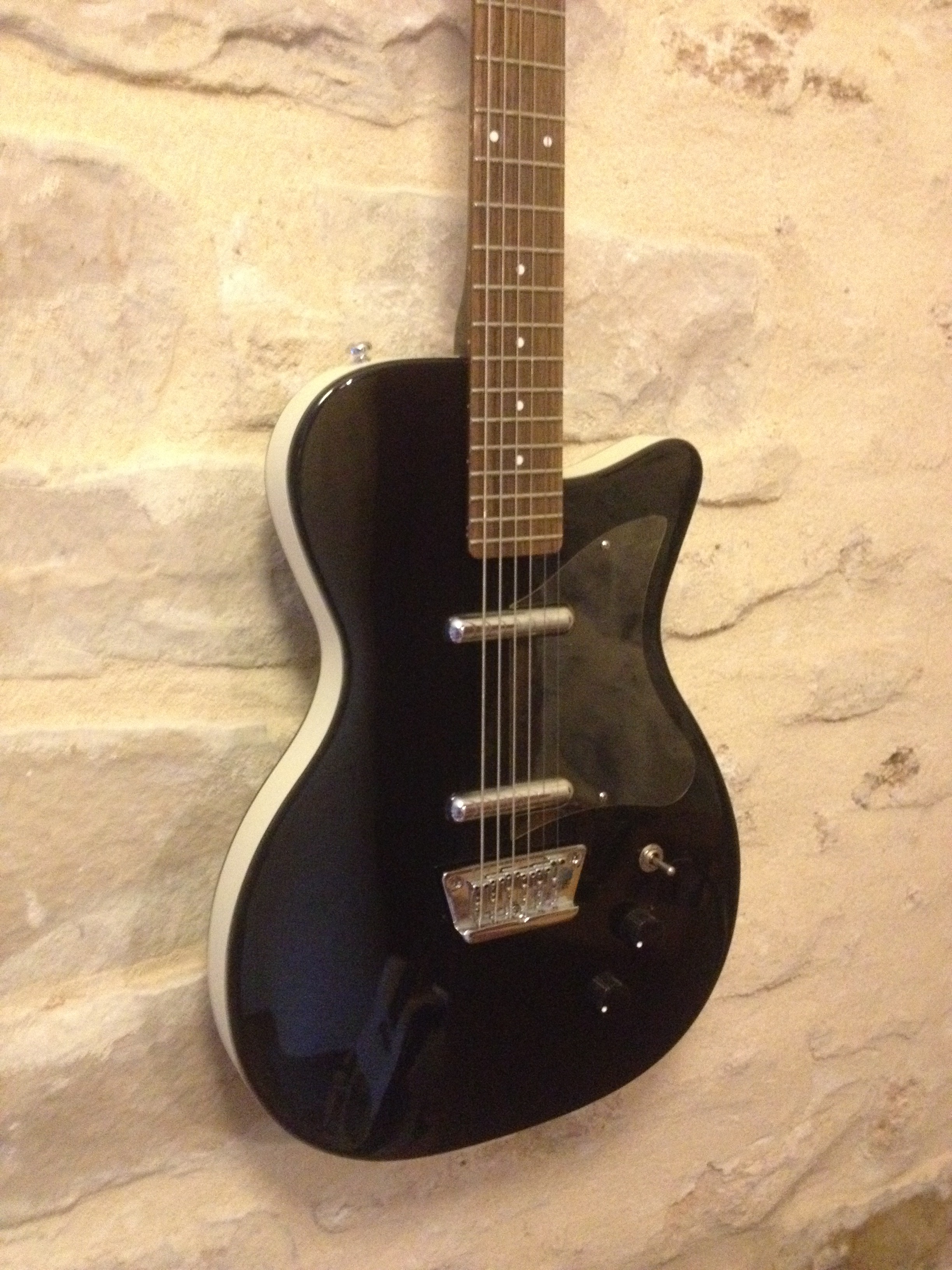 Baritone - Danelectro Baritone - Audiofanzine
