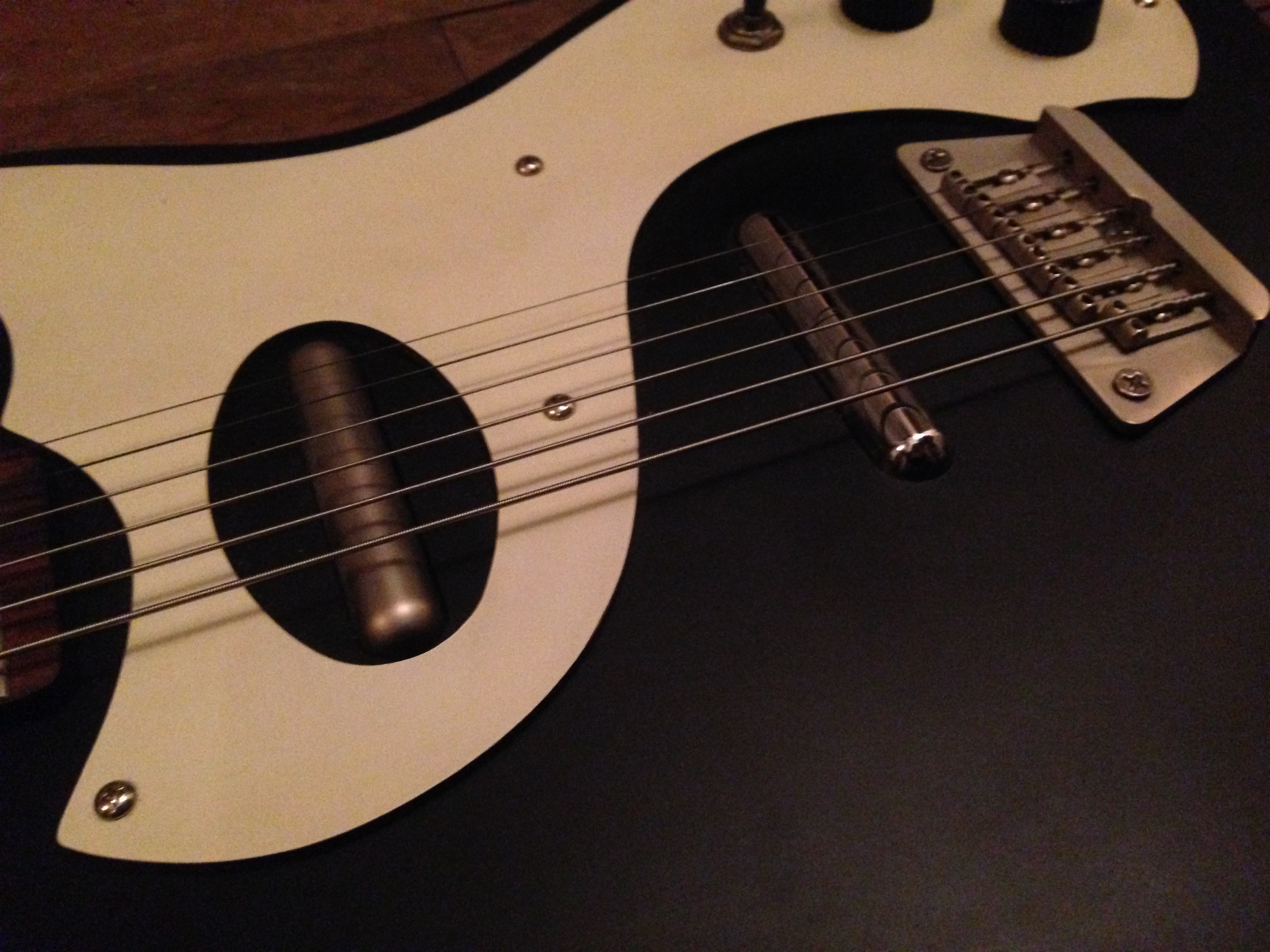 DANO '63 BARITONE - Danelectro Dano '63 Baritone - Audiofanzine