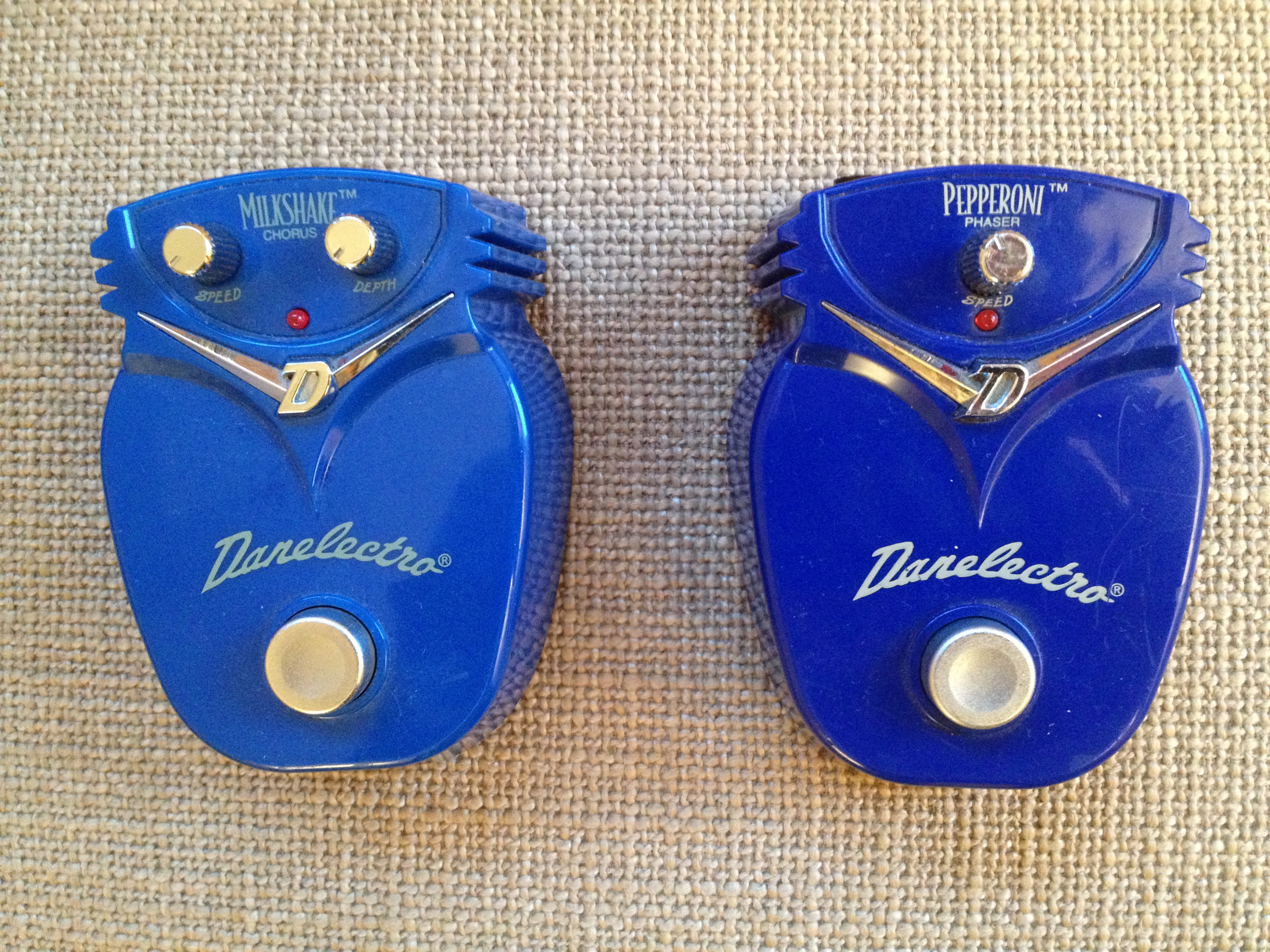 DJ-6 PEPPERONI PHASER - Danelectro DJ-6 Pepperoni Phaser - Audiofanzine