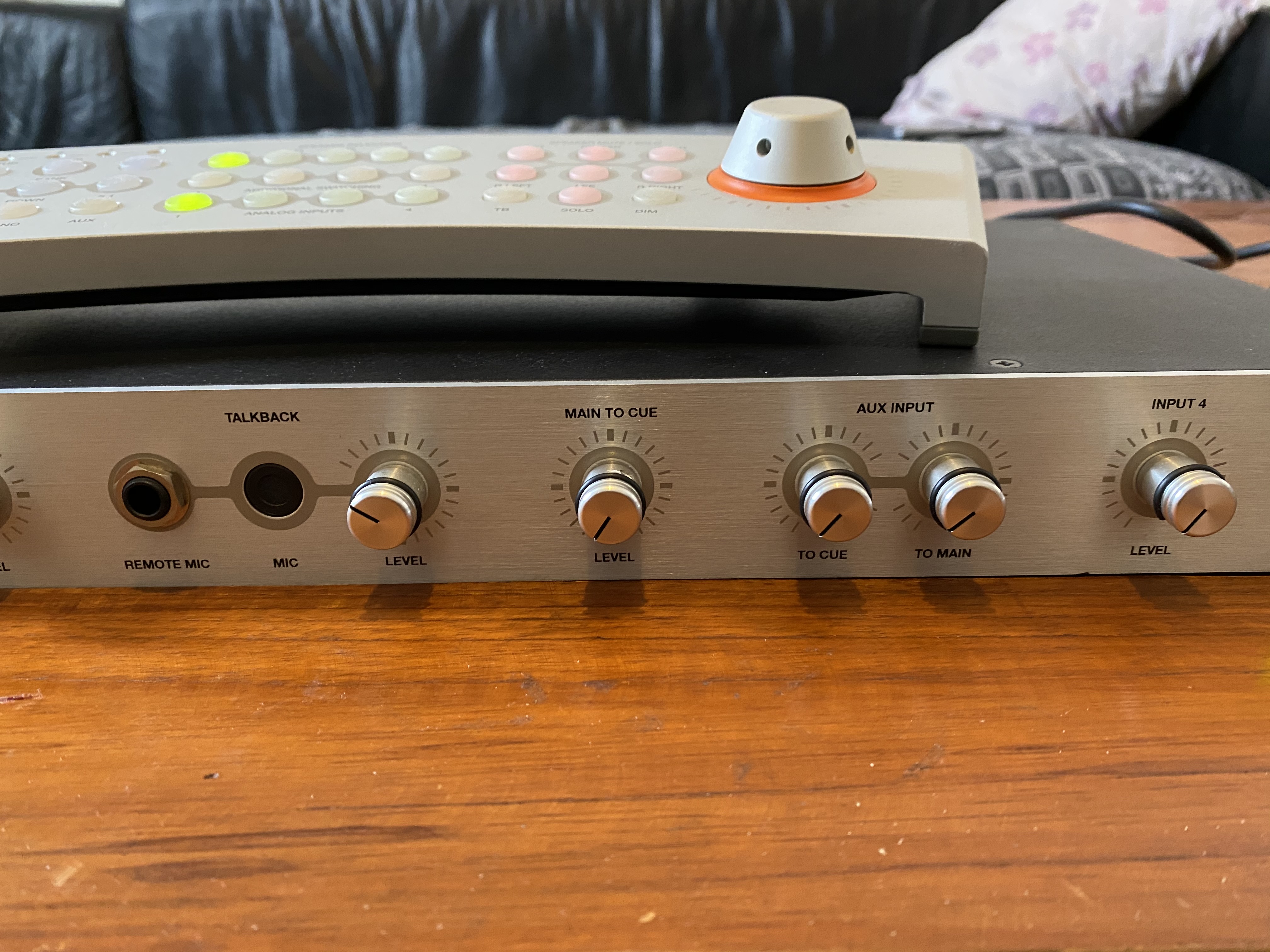 Monitor ST - Dangerous Music Monitor ST - Audiofanzine