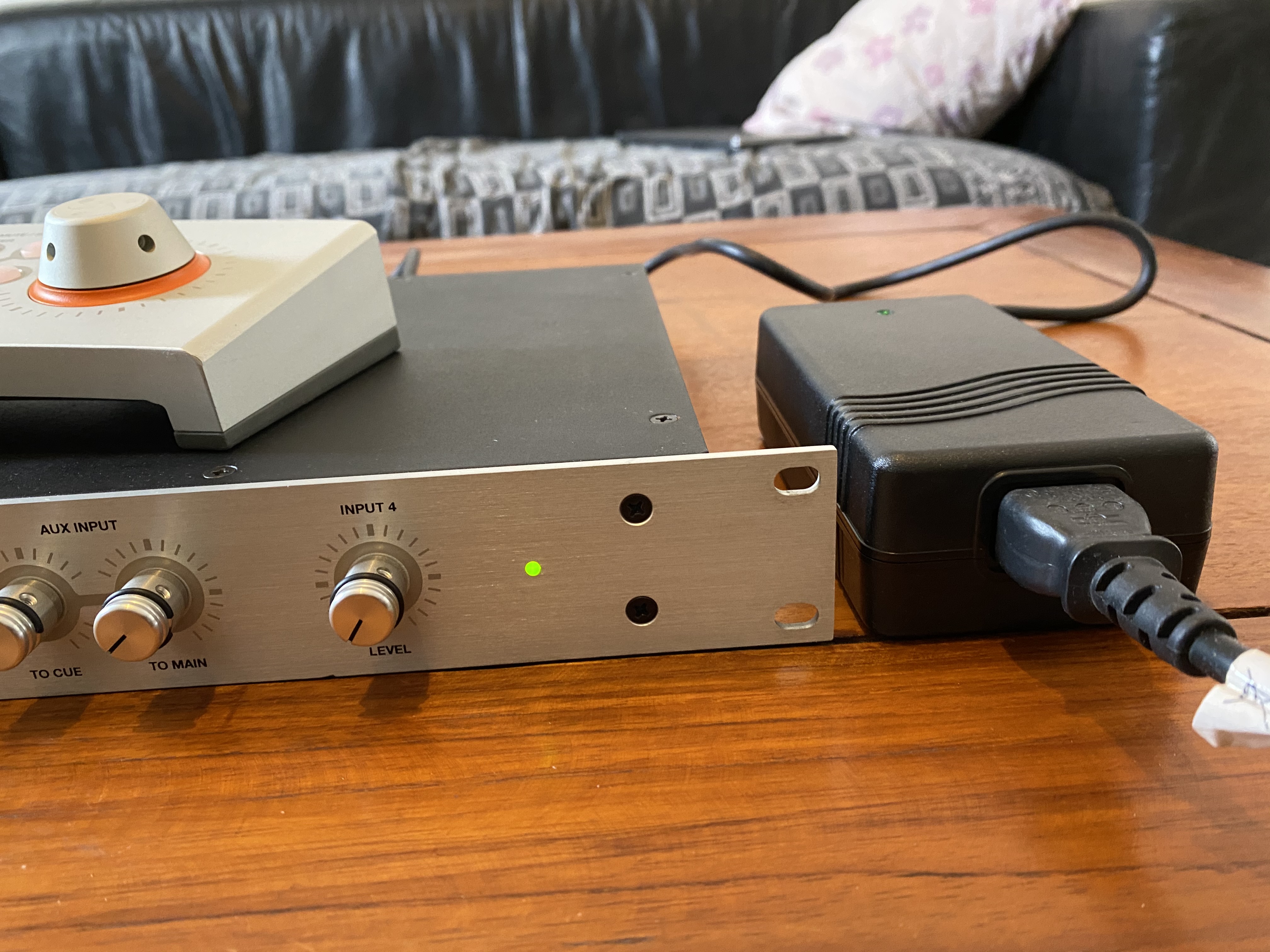 Monitor ST - Dangerous Music Monitor ST - Audiofanzine