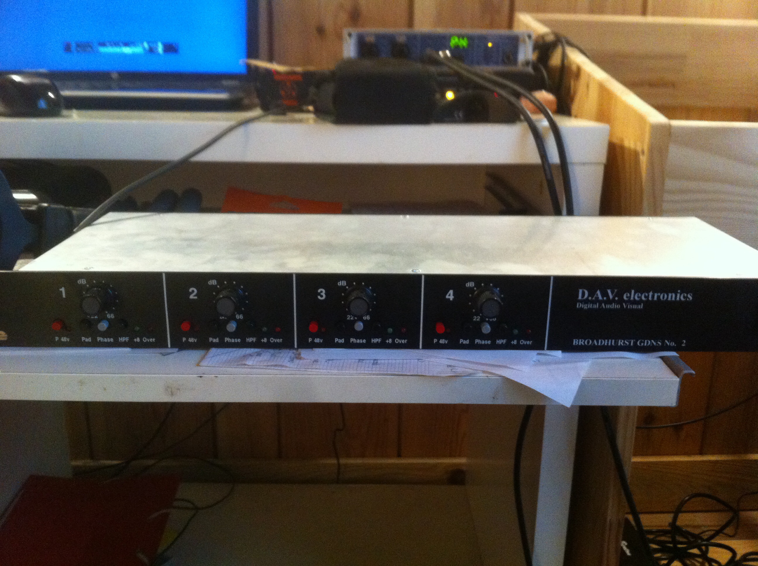 BG2 - DAV Electronics BG2 - Audiofanzine