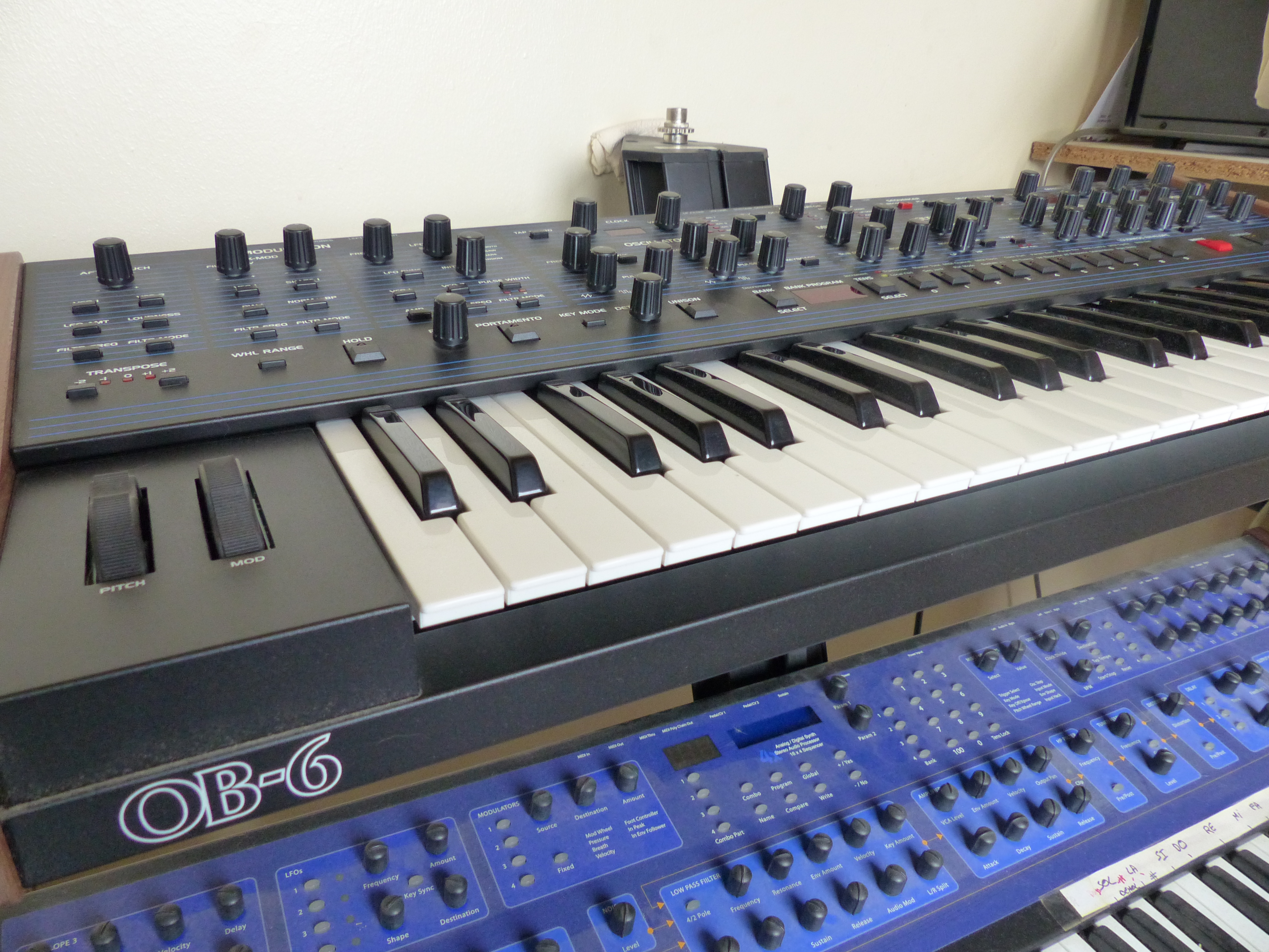 OB-6 - Dave Smith Instruments OB-6 - Audiofanzine