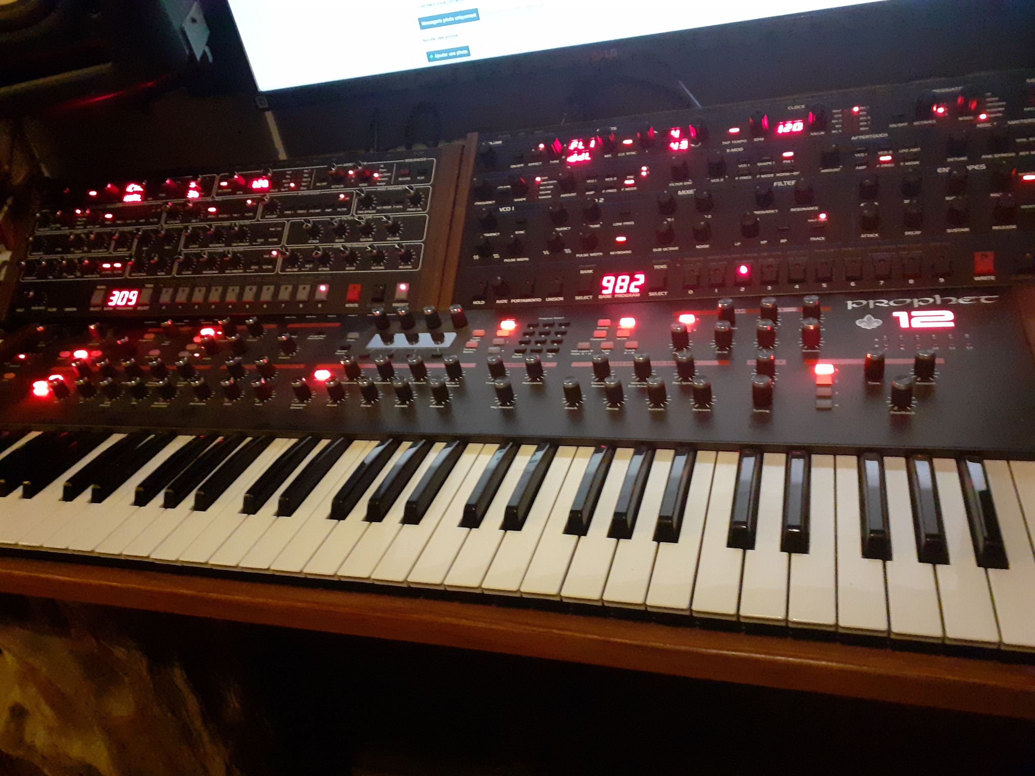 OB-6 Desktop - Dave Smith Instruments OB-6 Desktop - Audiofanzine