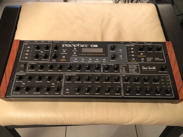 Prophet '08 Desktop Dave Smith Instruments - Audiofanzine