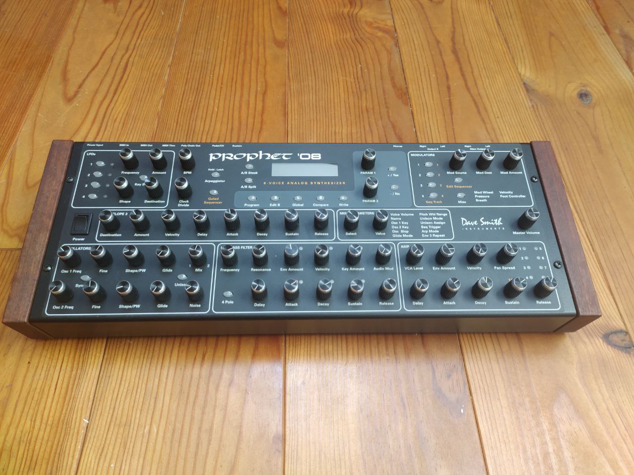 Prophet '08 Desktop Pot Edition Dave Smith Instruments - Audiofanzine