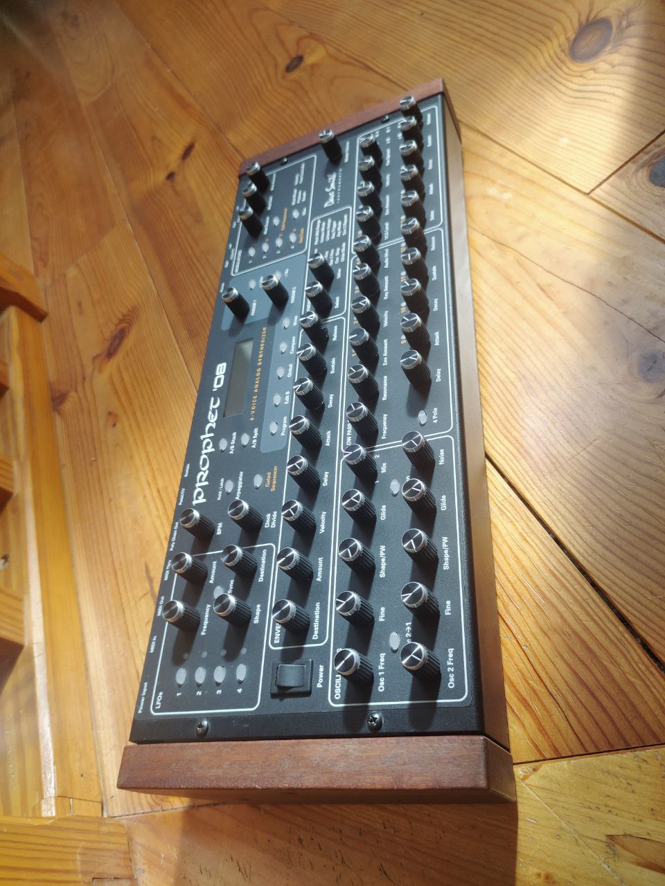 Prophet '08 Desktop Pot Edition Dave Smith Instruments - Audiofanzine