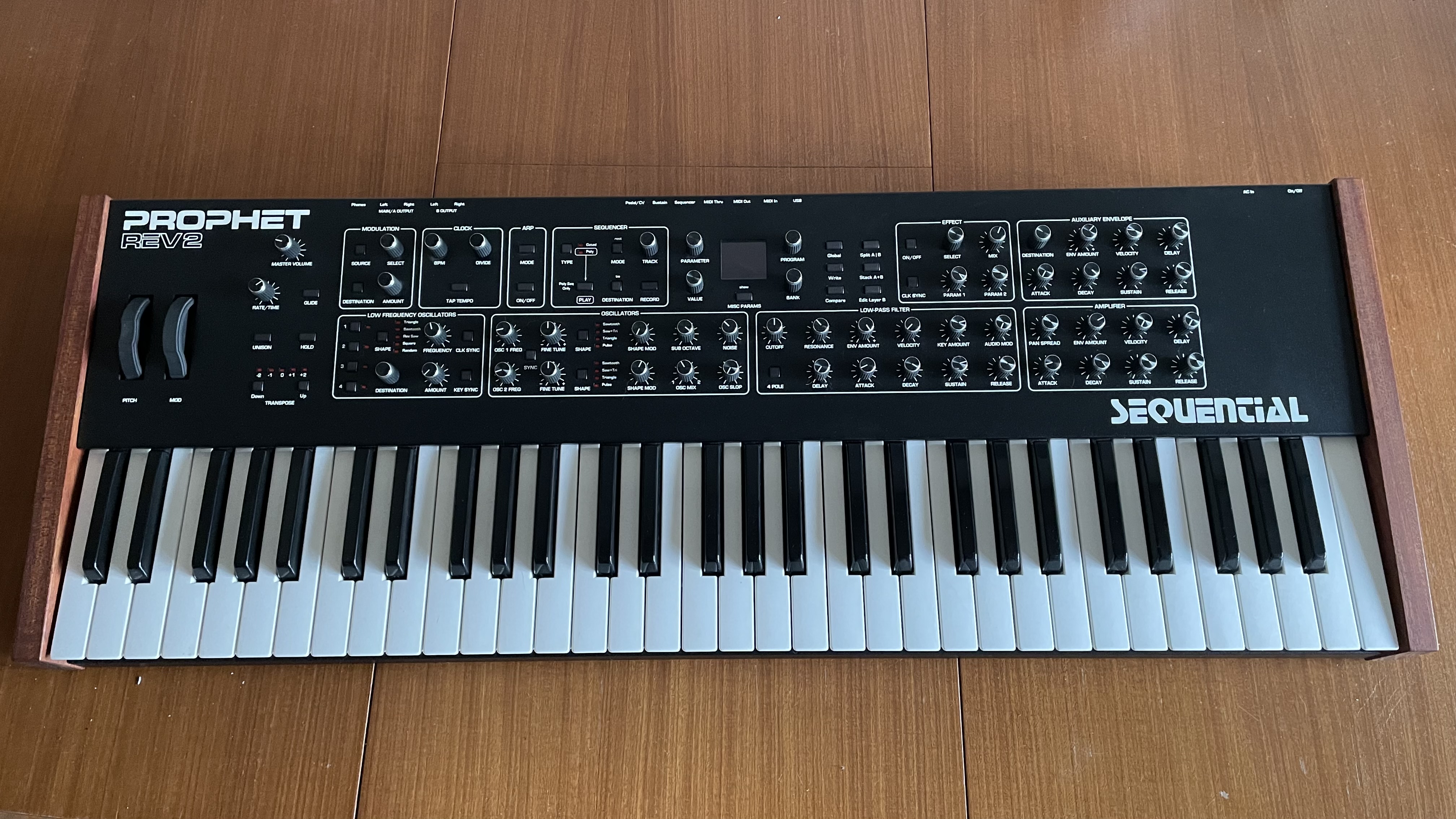 Prophet REV2 8 voix Dave Smith Instruments - Audiofanzine