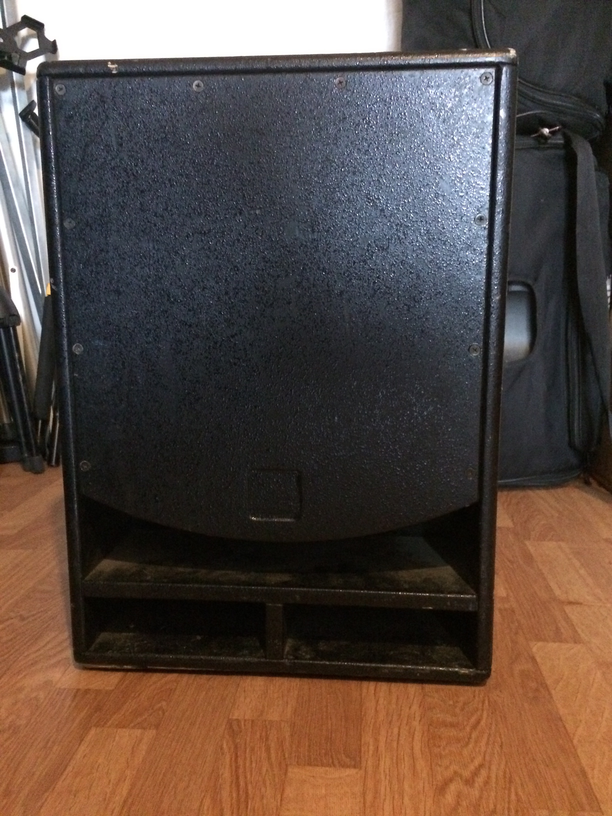 Opera Sub 15 - dB Technologies Opera Sub 15 - Audiofanzine