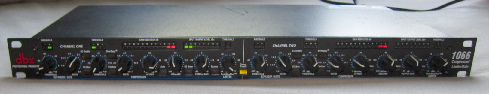 1066 - dbx 1066 - Audiofanzine